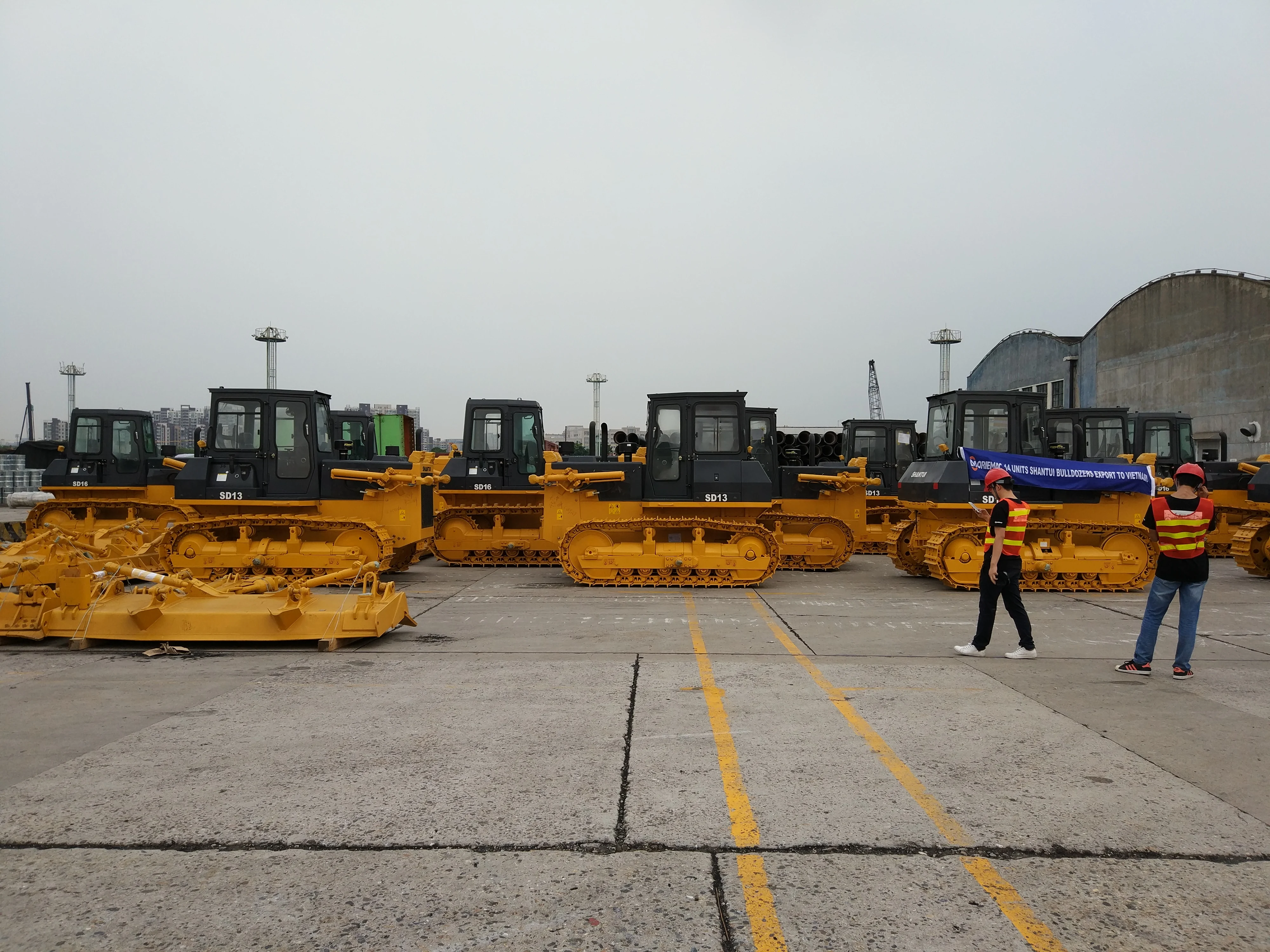 Sd-series High-efficiency Dozer Sd13 Crawler Bulldozer With Good Price ...