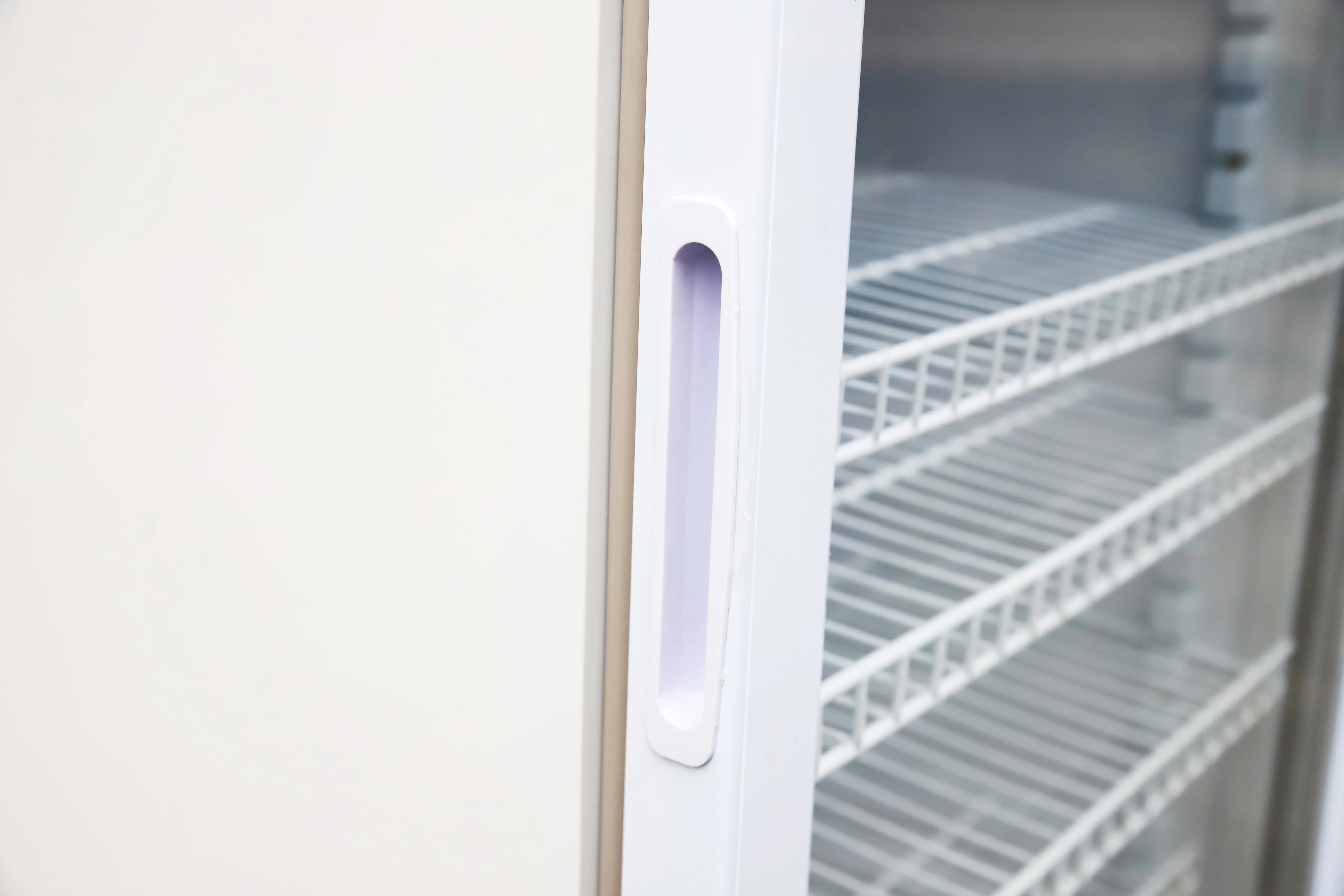 Supermarket Glass Display Freezer - Efficient & Versatile