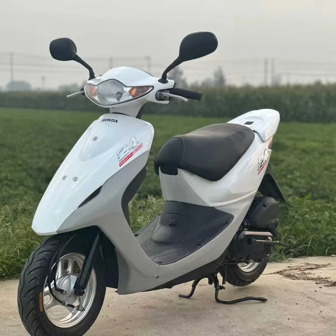 Hondaa Z4 50cc 4-Stroke Water-Cooled Scooter - Fuel-Efficient Gas ...