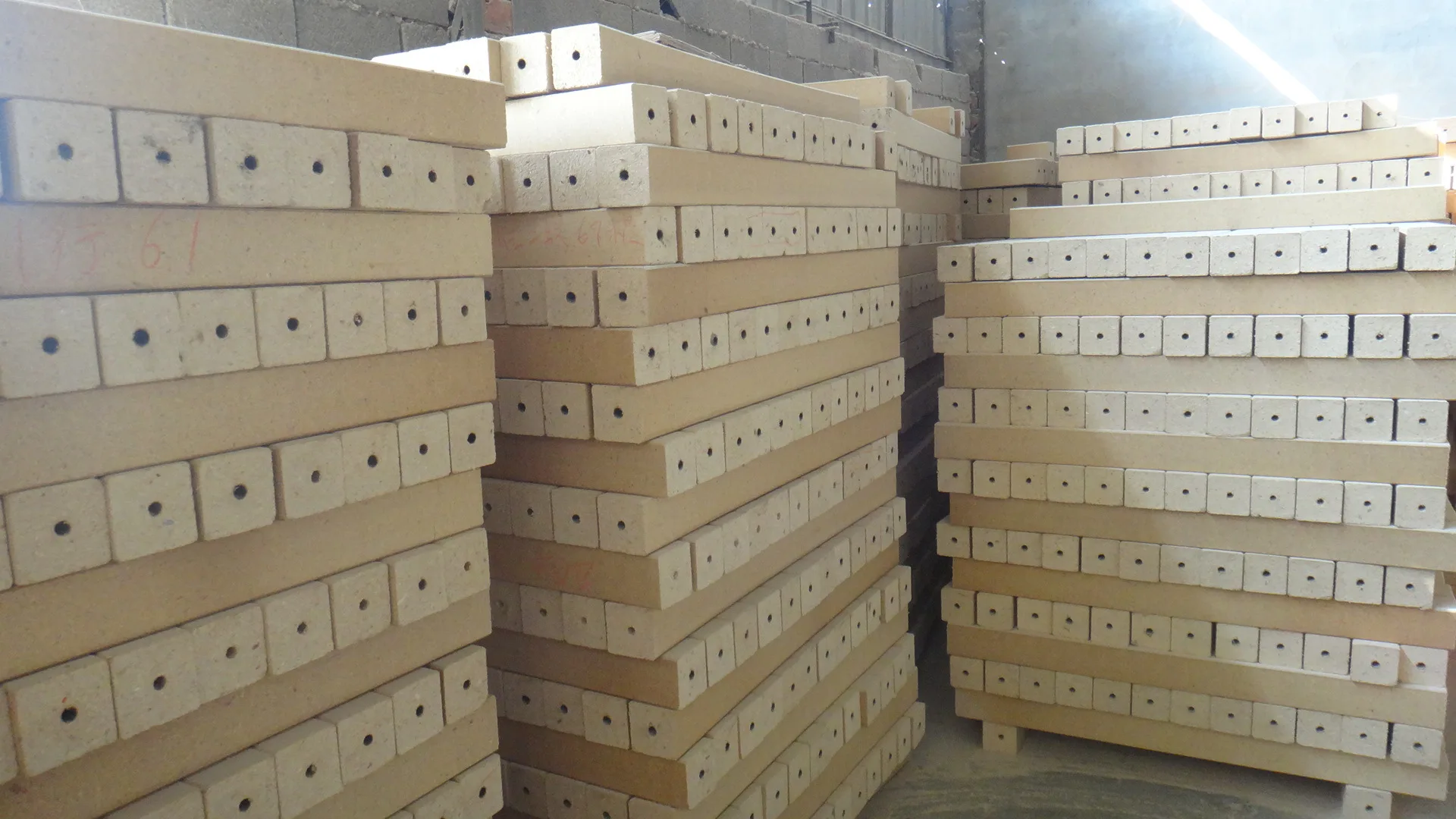 Compressed Wooden Chip Block for Pallet Root - Excellent Quality