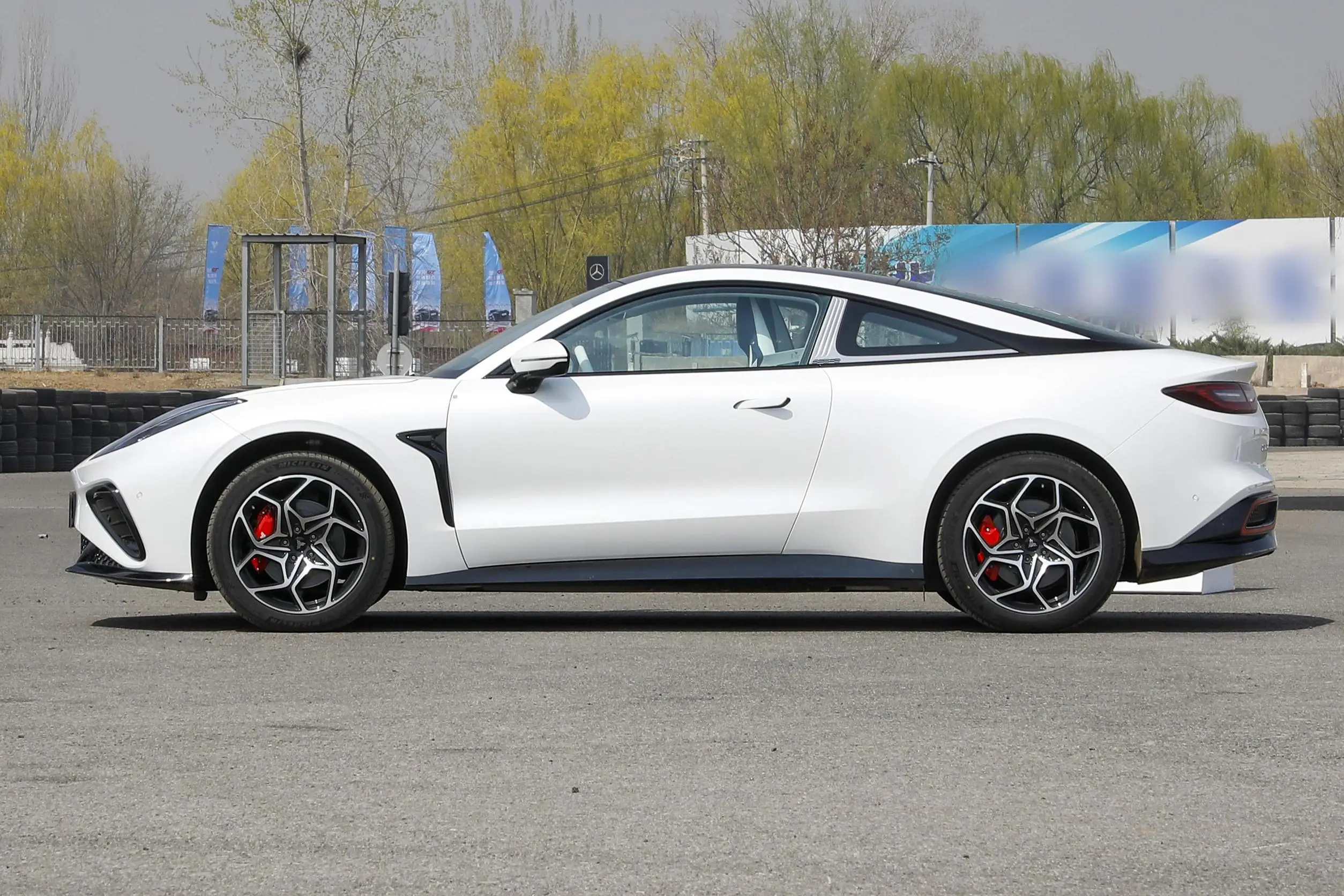 2023 Electric Sports Car Hozon Neta Gt Sports Ev Car 2 Doors 4 Seats ...