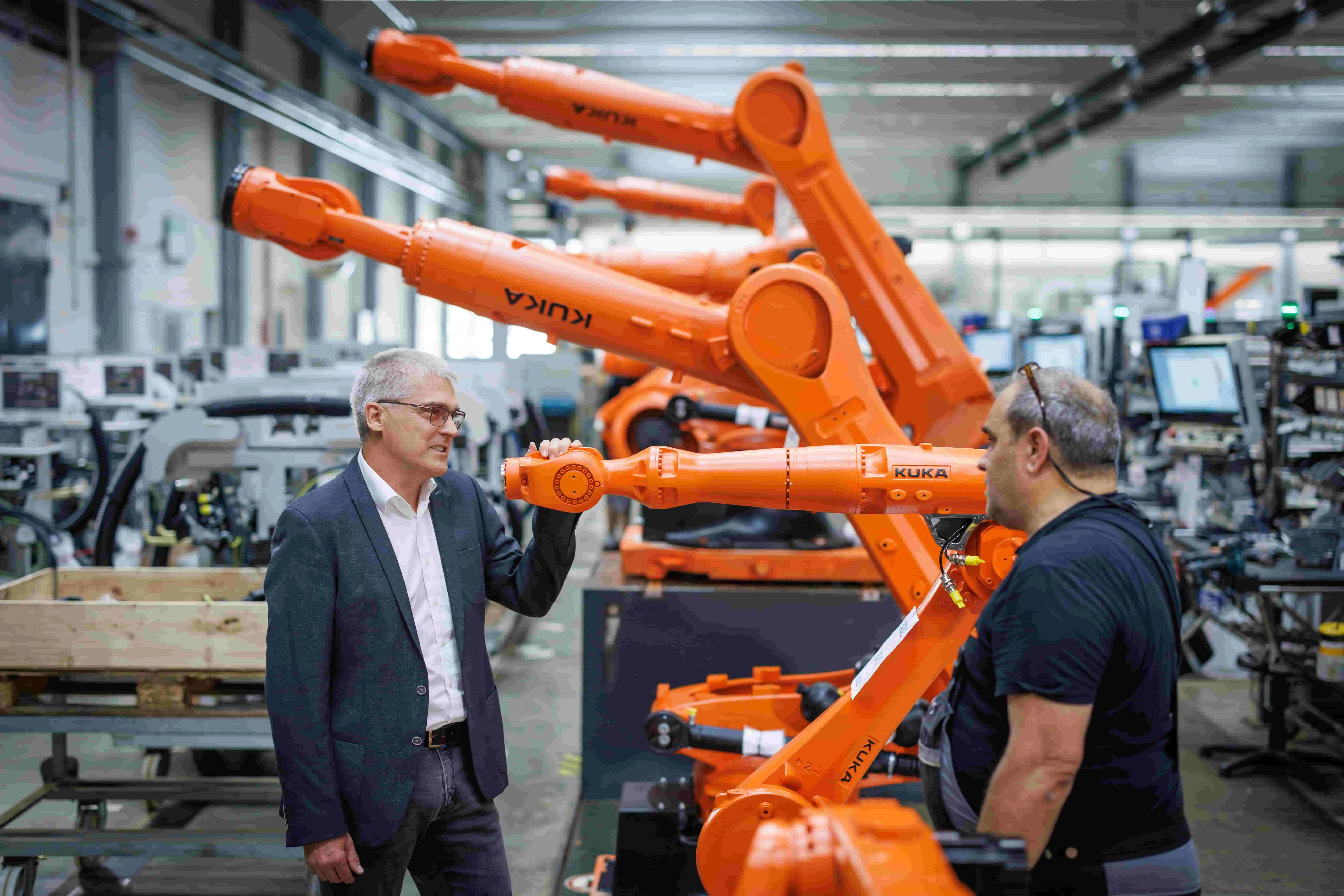 New KUKA 35kg Payload Industrial Robot Arm KR 35 R1840-2 for CNC ...