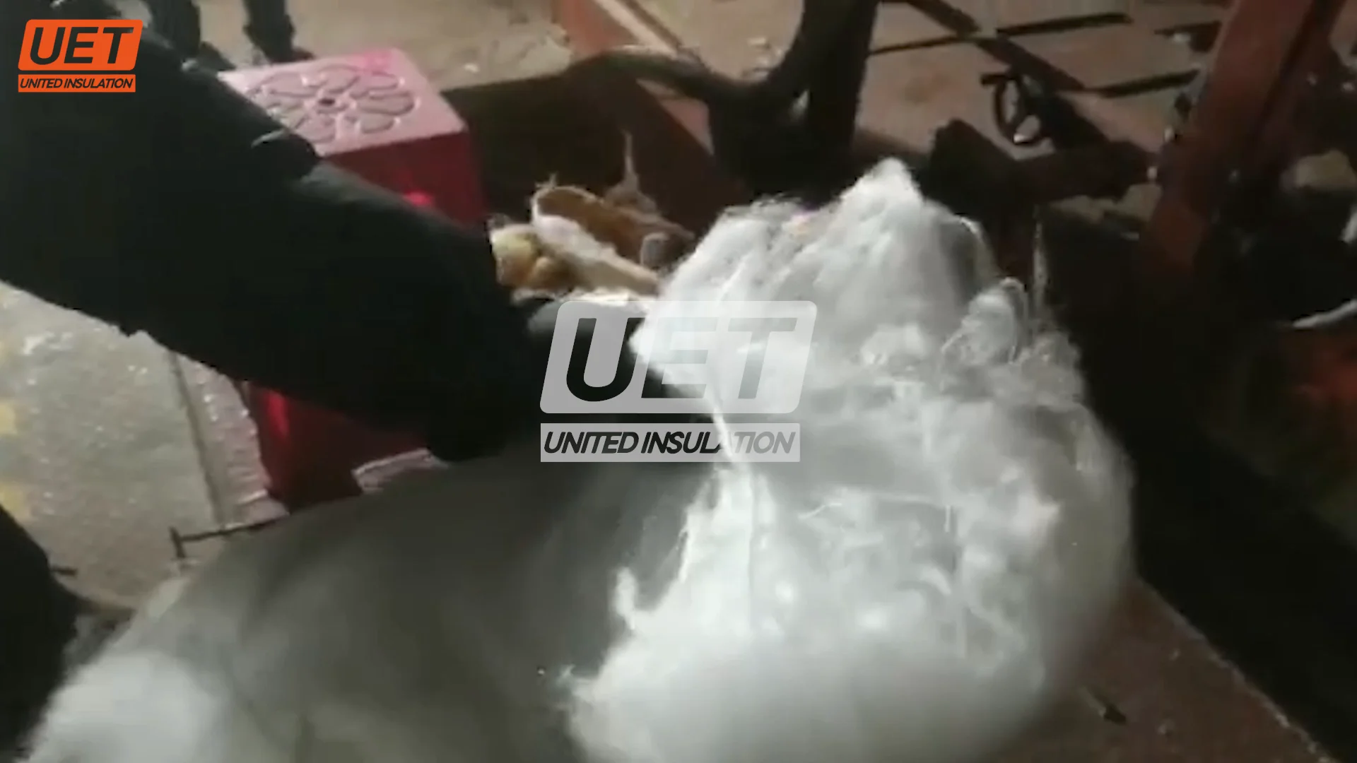 Blowing Loose Fiber Glass Wool Blown In Insulation And Sound Proof ...