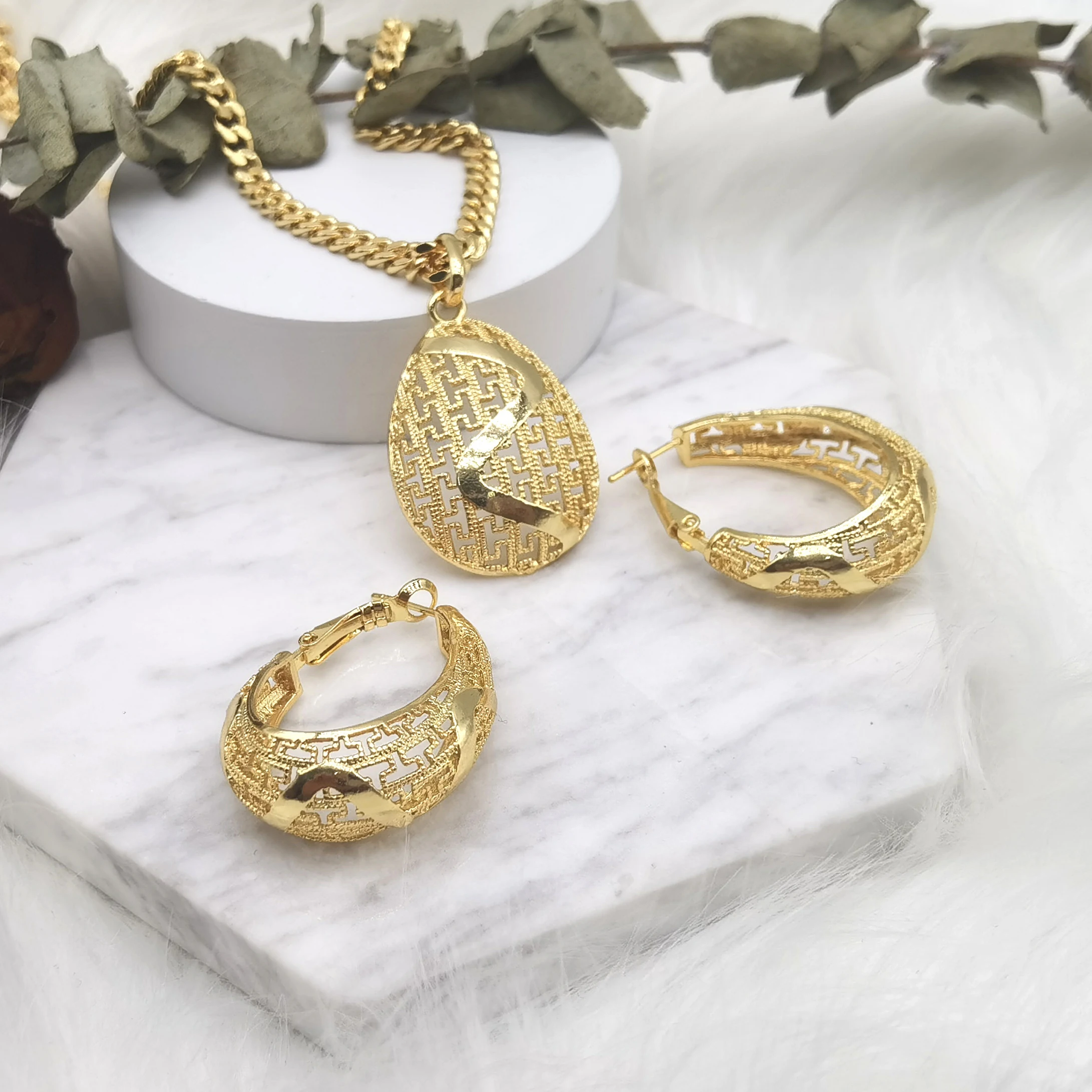 高品质18k金迪拜珠宝套装女式婚礼派对新娘尼日利亚婚礼珠宝套装 - Buy 18k镀金昂贵的首饰套装,首饰套装stell,黄金jewelri迪拜 Product on Alibaba.com