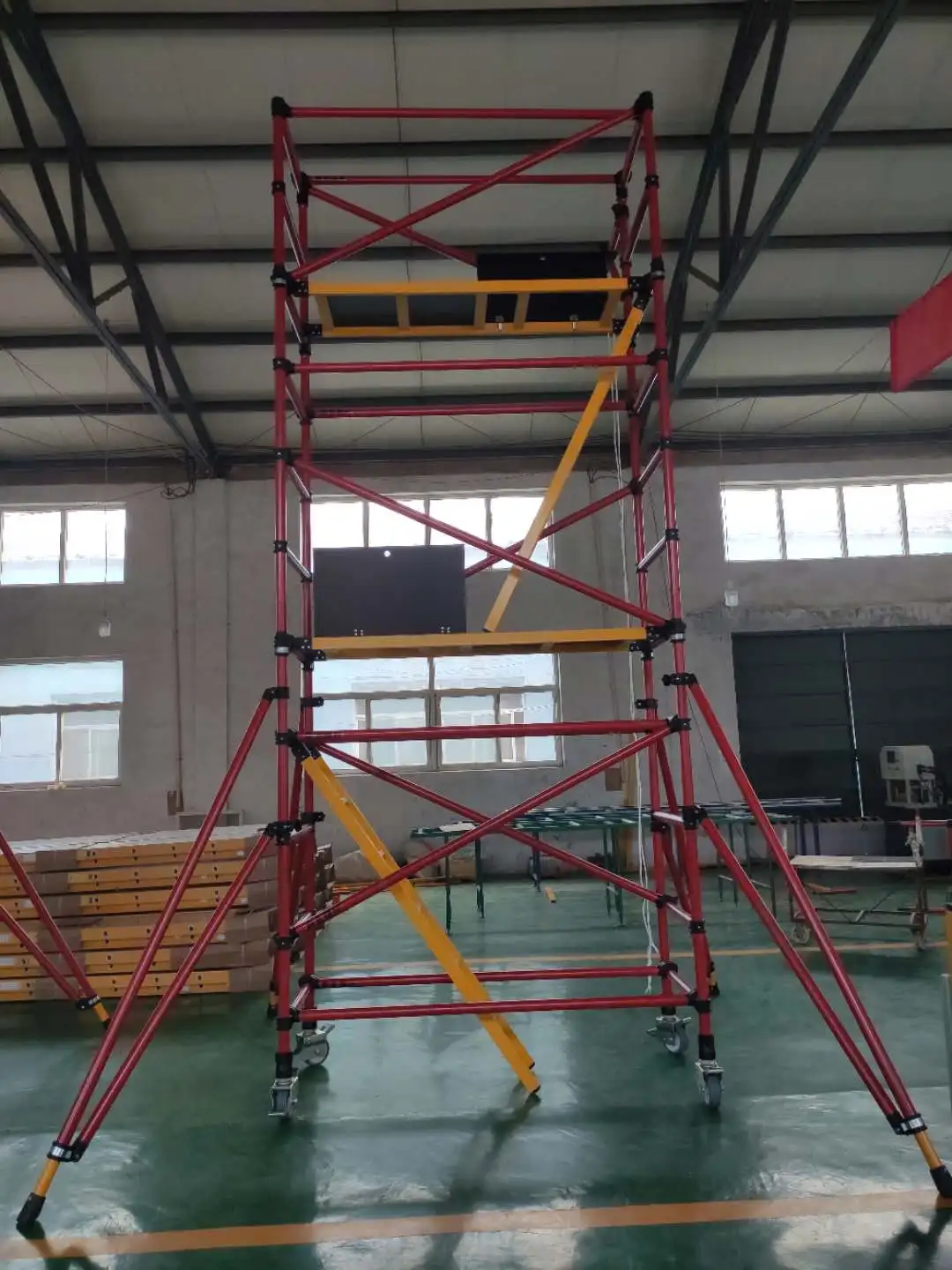 Insulated Platform Scaffolding - Lightweight & Versatile