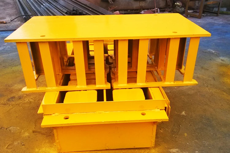 Concrete Block Moulds - Interlocking Bricks Moulder