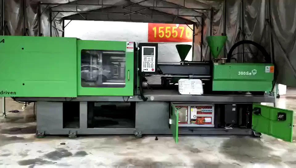 300t Second-hand Donghua Injection Molding Machine 300t Small Machine ...