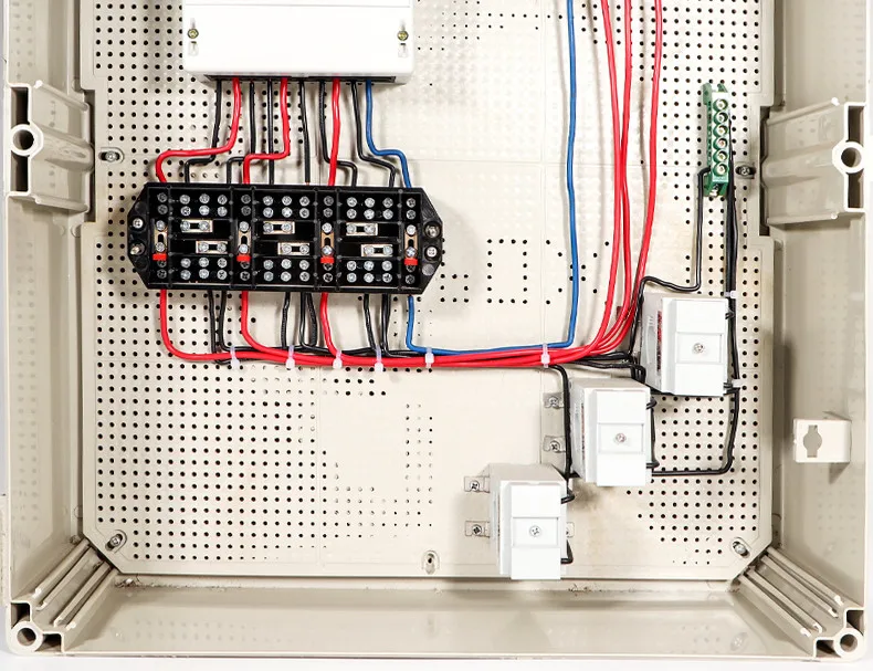 Multifunctional Energy Measuring Power Distribution Block