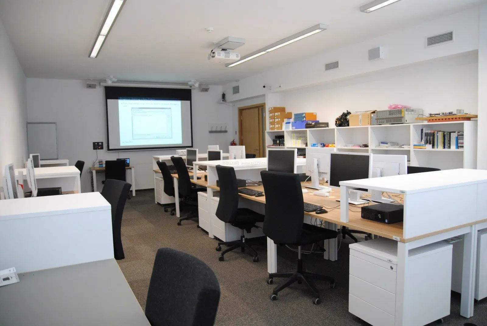 Human Kennel Plush Round Pet Kennel Dog Bed Winter Warm Sponge Dog Pad ...