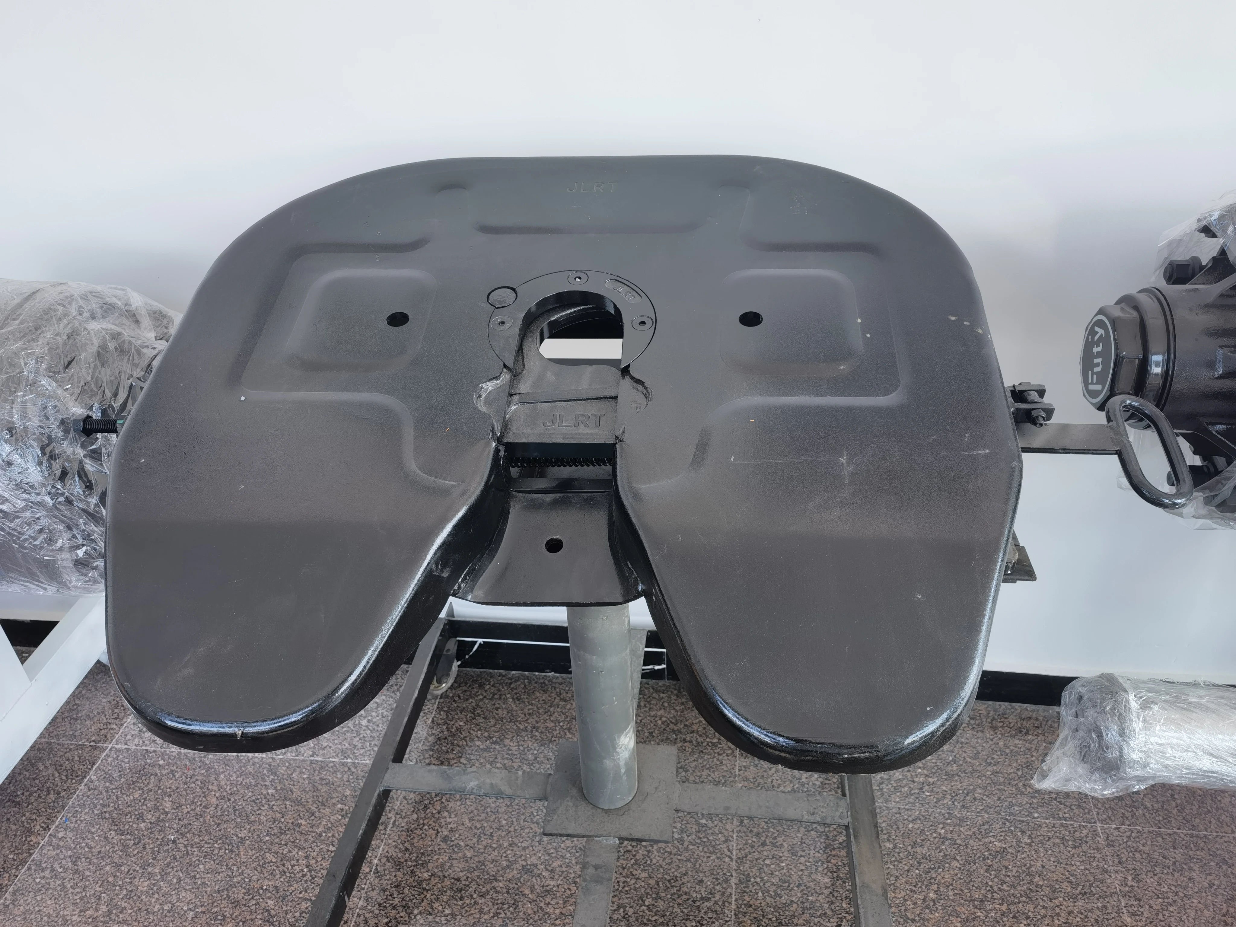 Truck Trailer Part - Traction Seat Trailer Fifth Wheel 2"/3.5" Truck Saddle