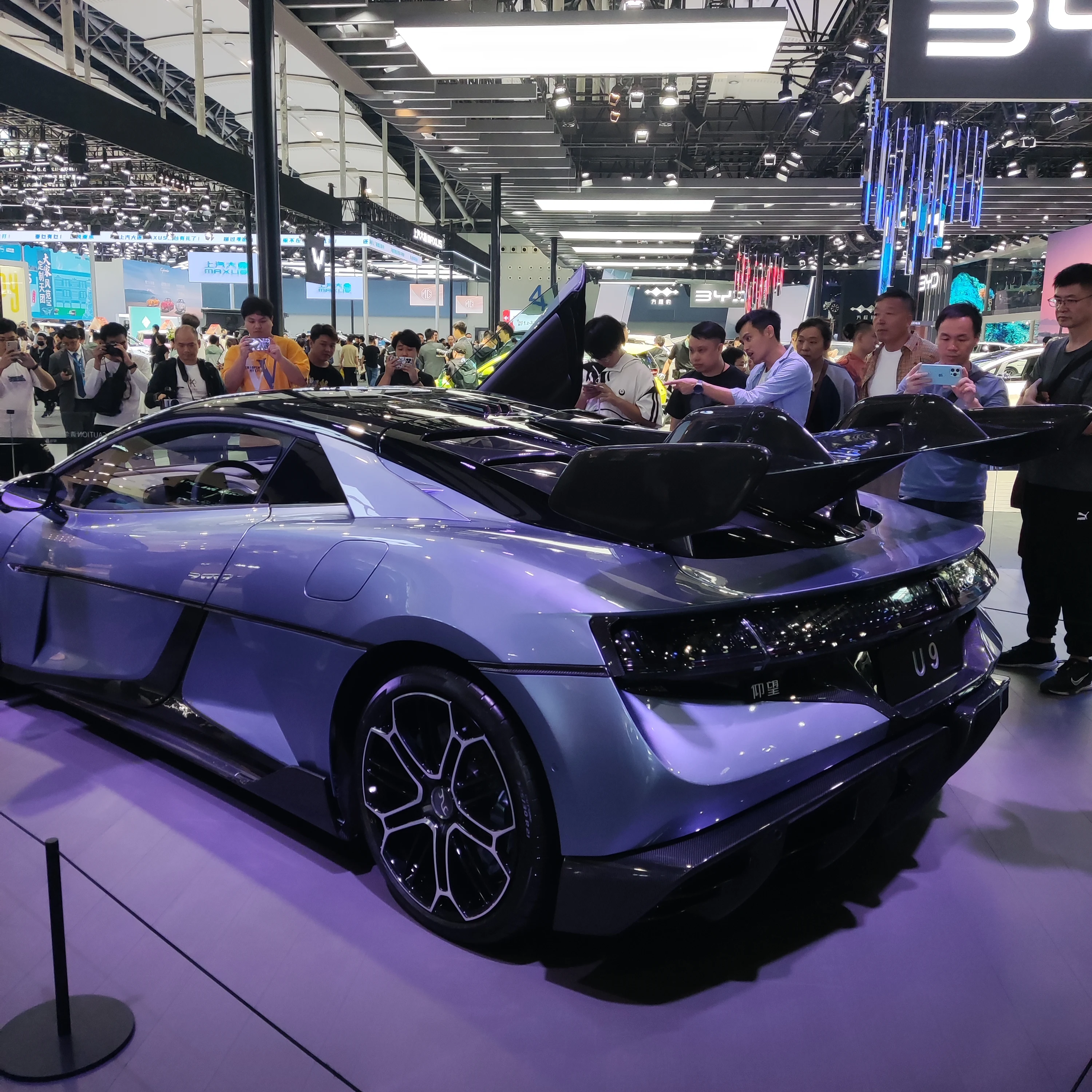 BYD U9 Sports Car - Ultimate Luxury Electric Vehicle