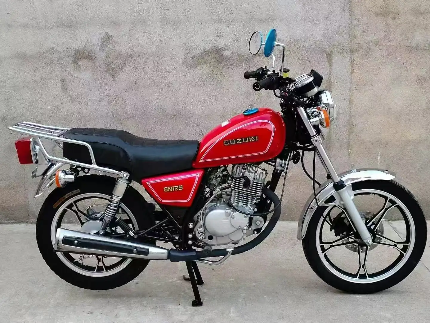 Suzuki GN125 Motorcycle - Reliable Fuel for Men's Straddle