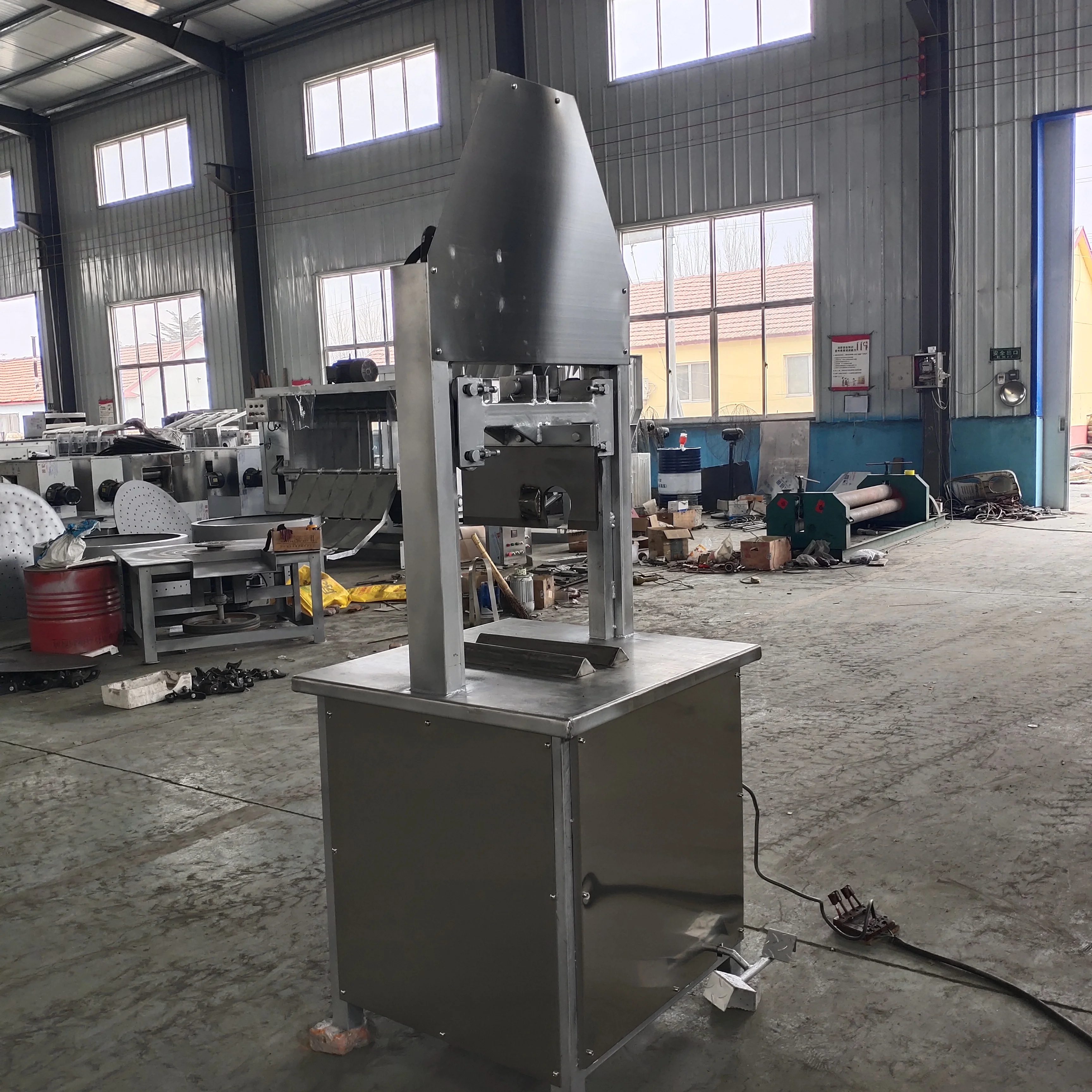 Professional Pig Head Splitting Machine Sheep Goat Cattle Head Splitter ...