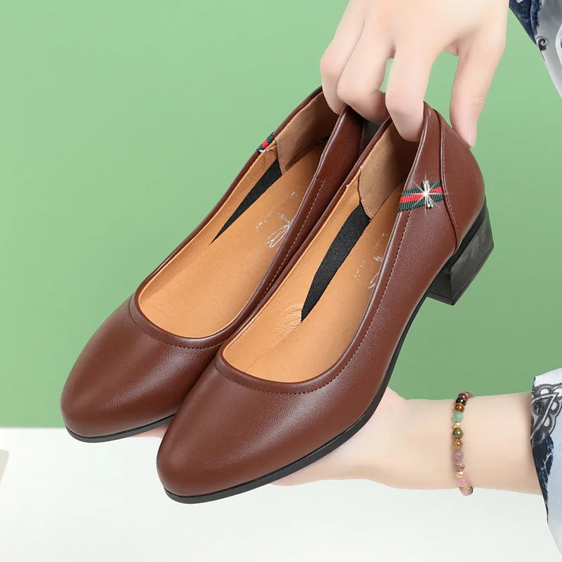 Wholesale Classical Soft Comfortable Light Daily Walking Leather Brown ...