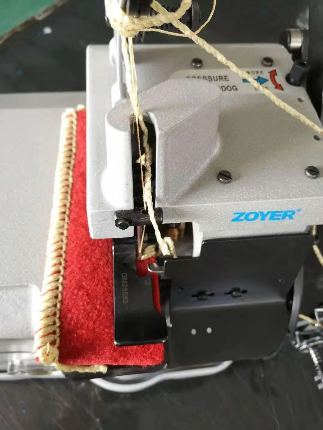 ZY2500 Series ZOYER Carpet Overlock Sewing Machine for Blankets