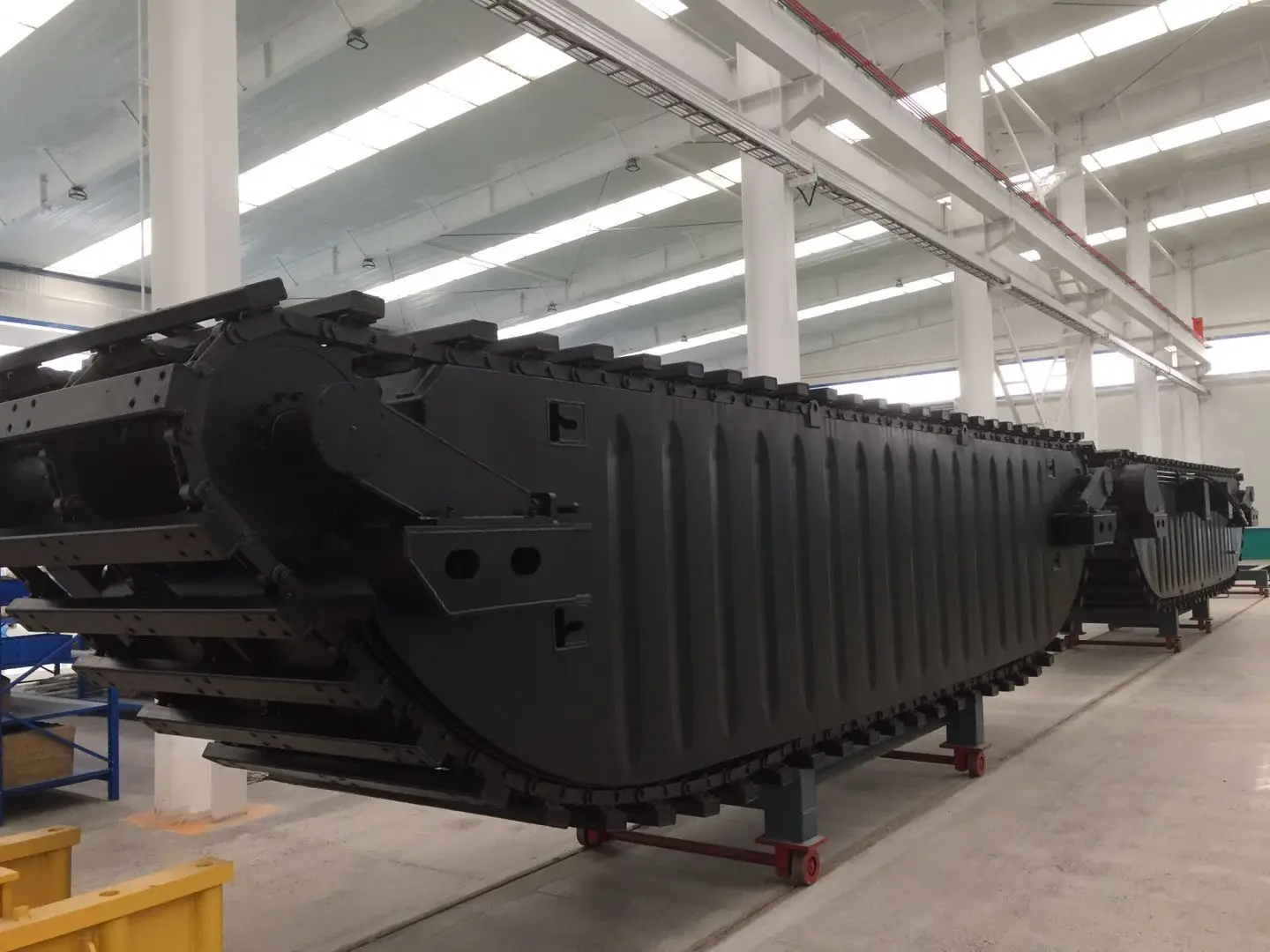 Steel Pontoon Boat Undercarriage For 20 Tons Crawler Excavator - Buy ...