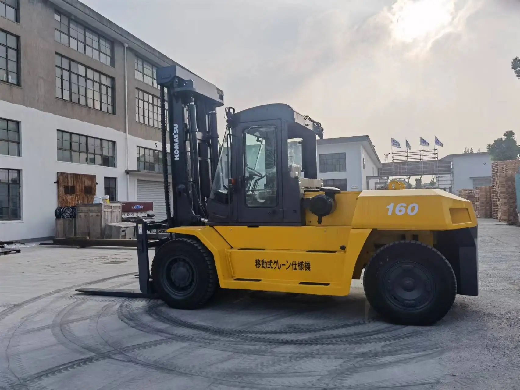 Used Komatsu FD160 - Reliable Performance for Various Industries