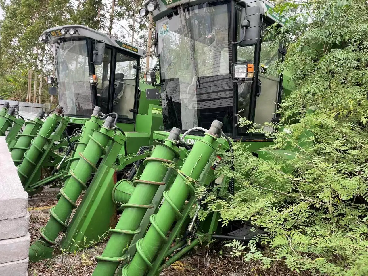 Sugarcane Combine Harvester Self Propelled Sugar Cane Cutter Machine ...