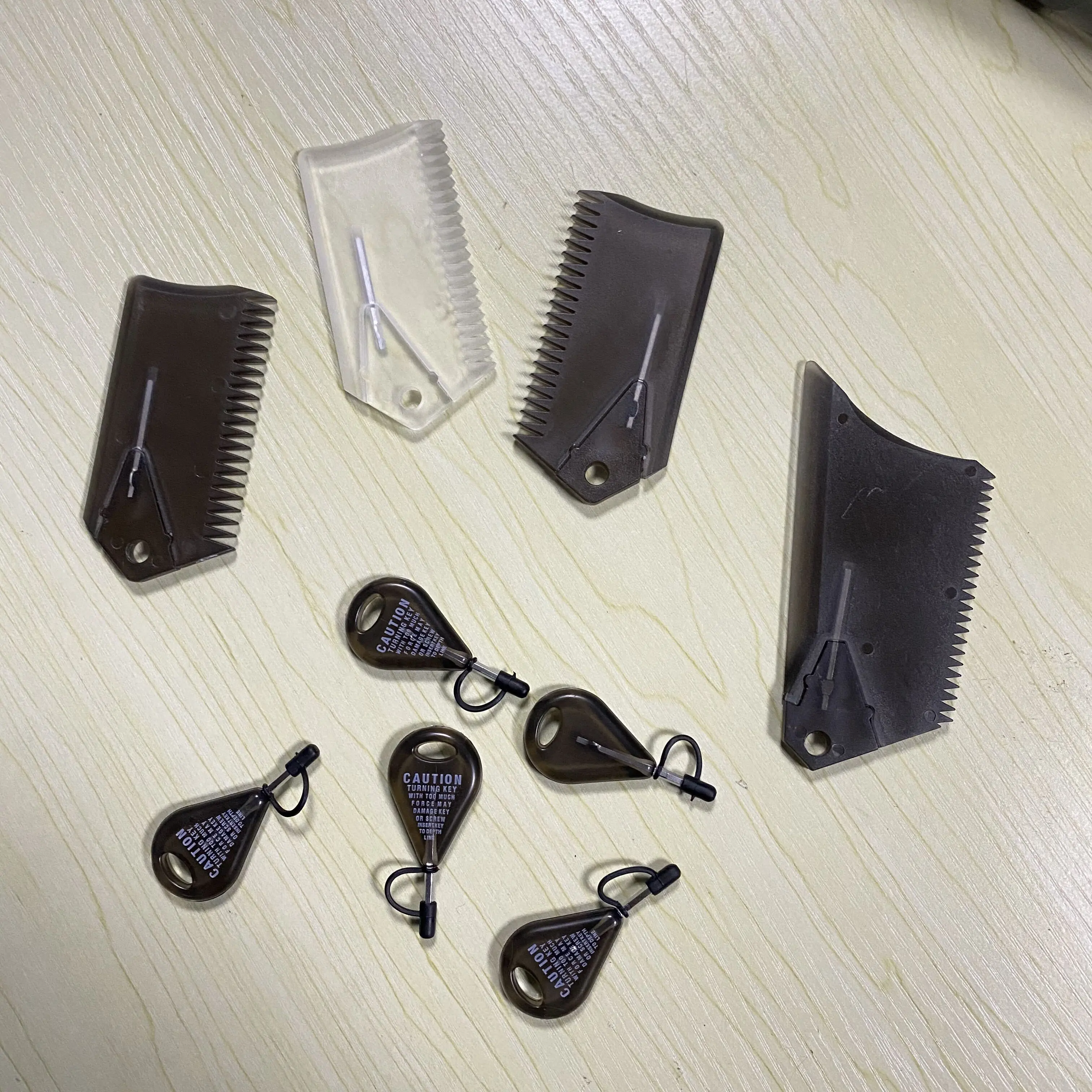 OEM Surfboard Fin Key Wax Comb Fin Key with Mixed Color for Sale ...