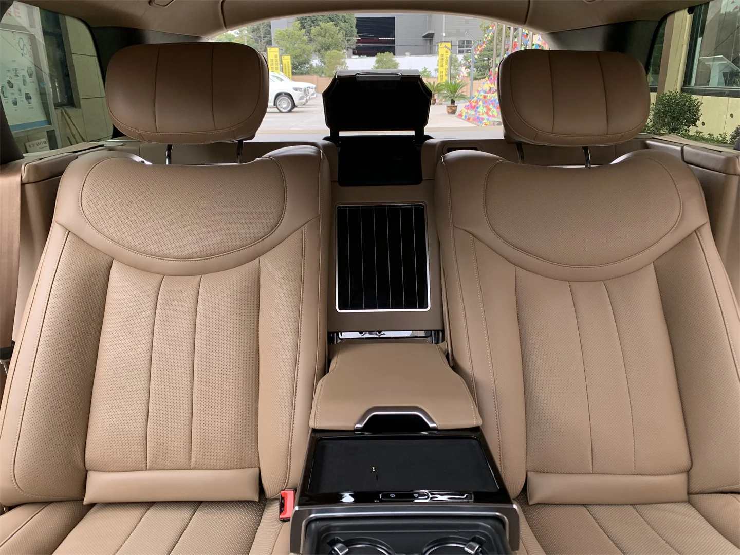 RELYAUTO Range Rover Vogue Interior Upgrade Kit & Chairs