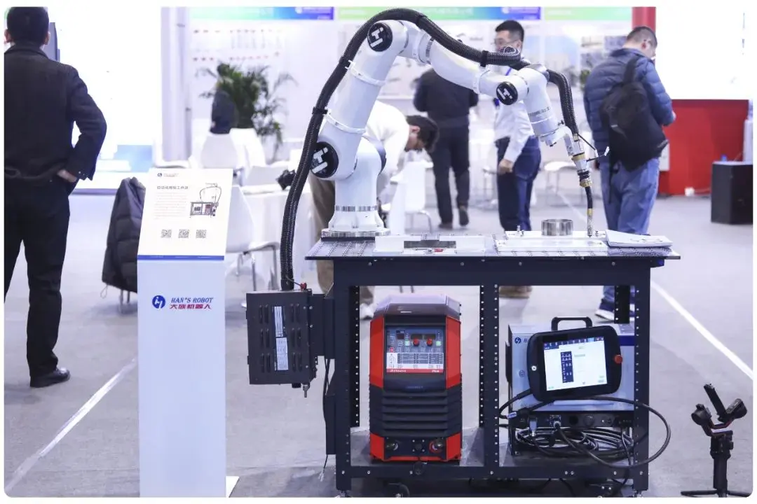 Han's E10 Cobot Arm Welding - Precision and Efficiency
