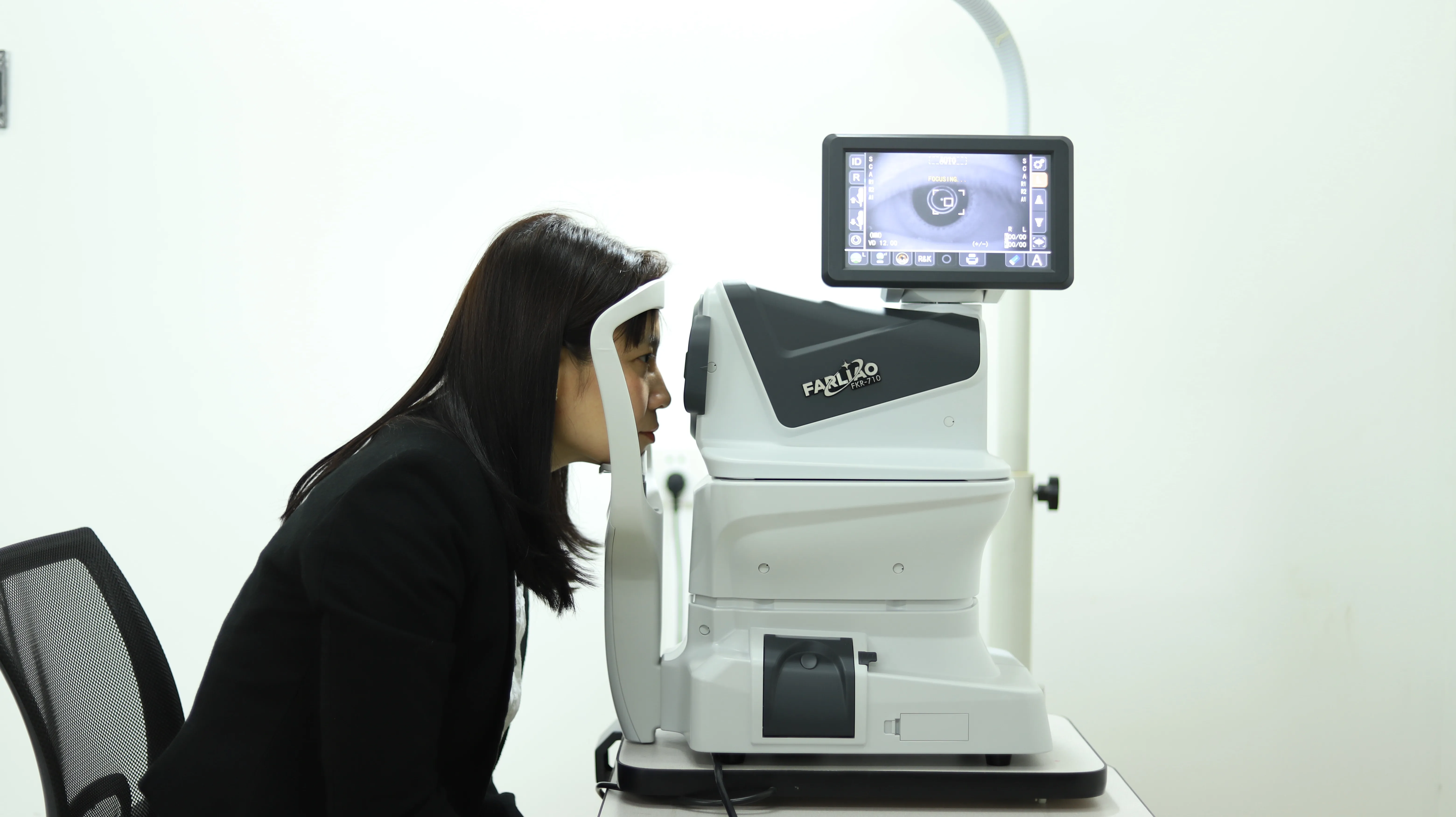 ARK-710 Auto Refractometer - High-Quality Eye Exam Equipment