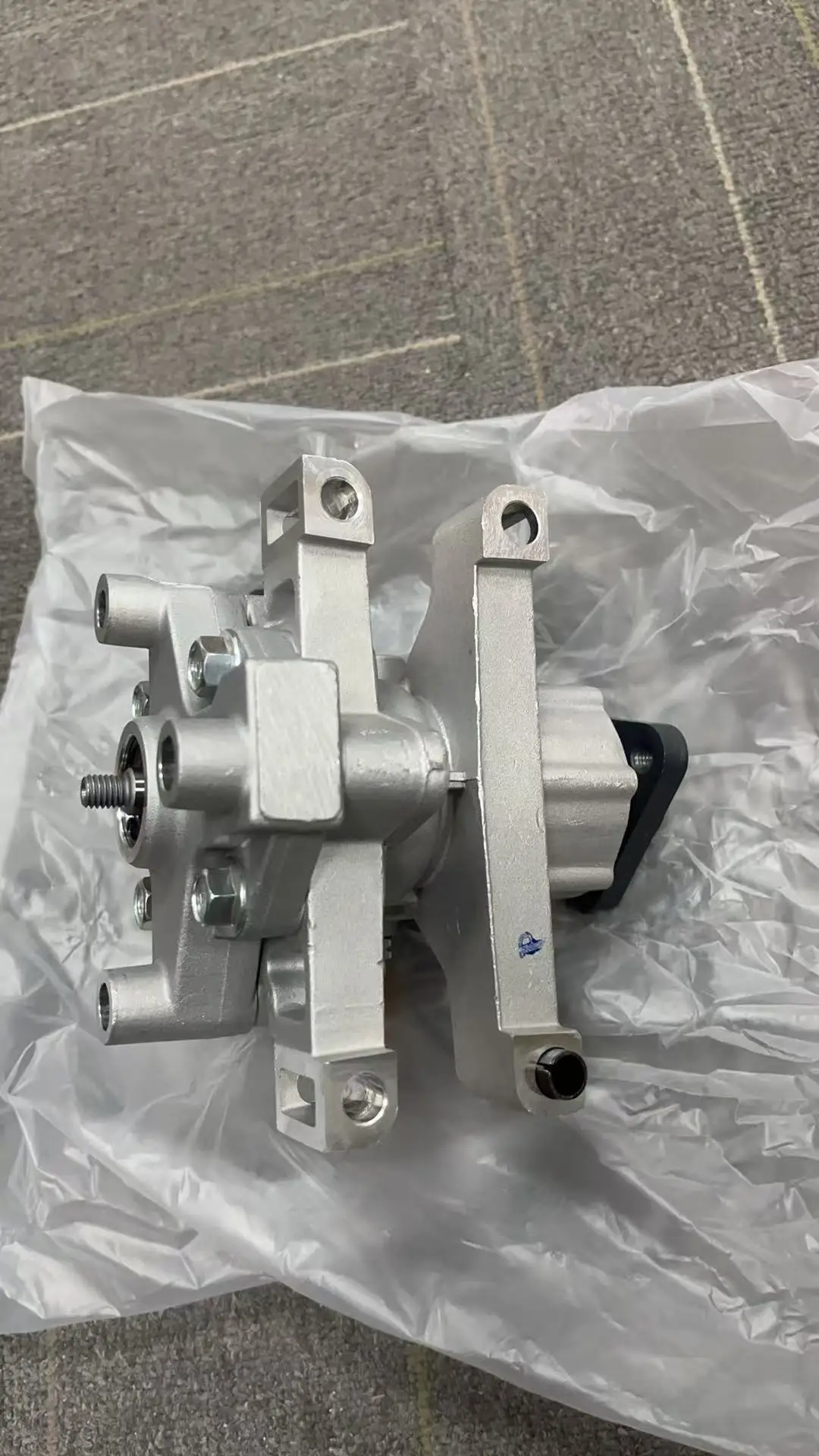 Hot Sell Auto Parts Steering System Power Steering Pump OEM 6C113A674AB ...