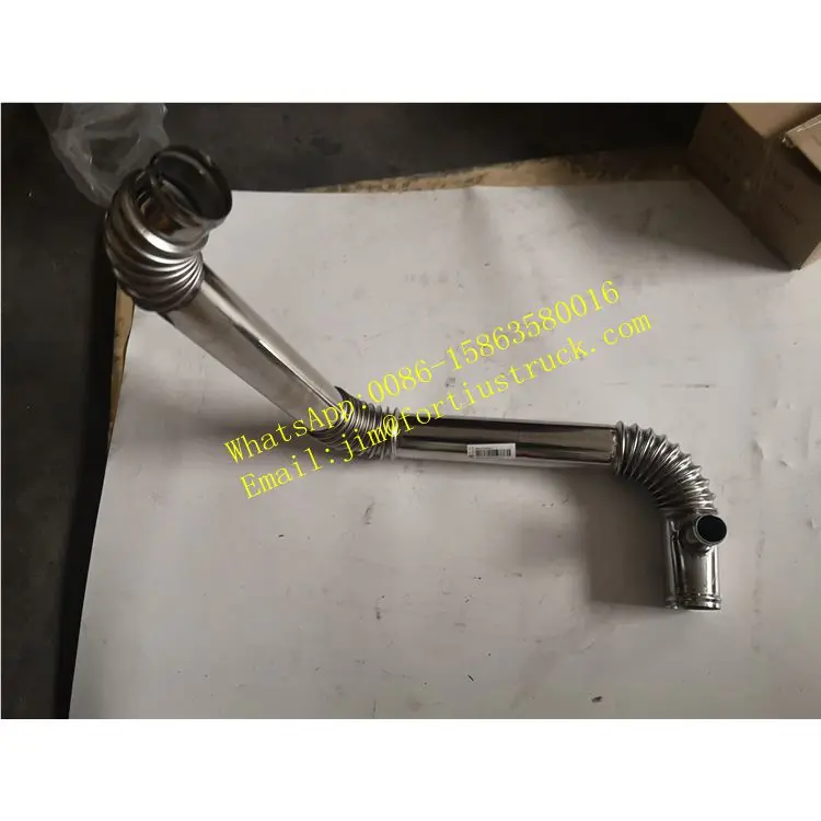 Radiator Outlet Pipe Sinotruk Howo Truck Parts WG9925530035