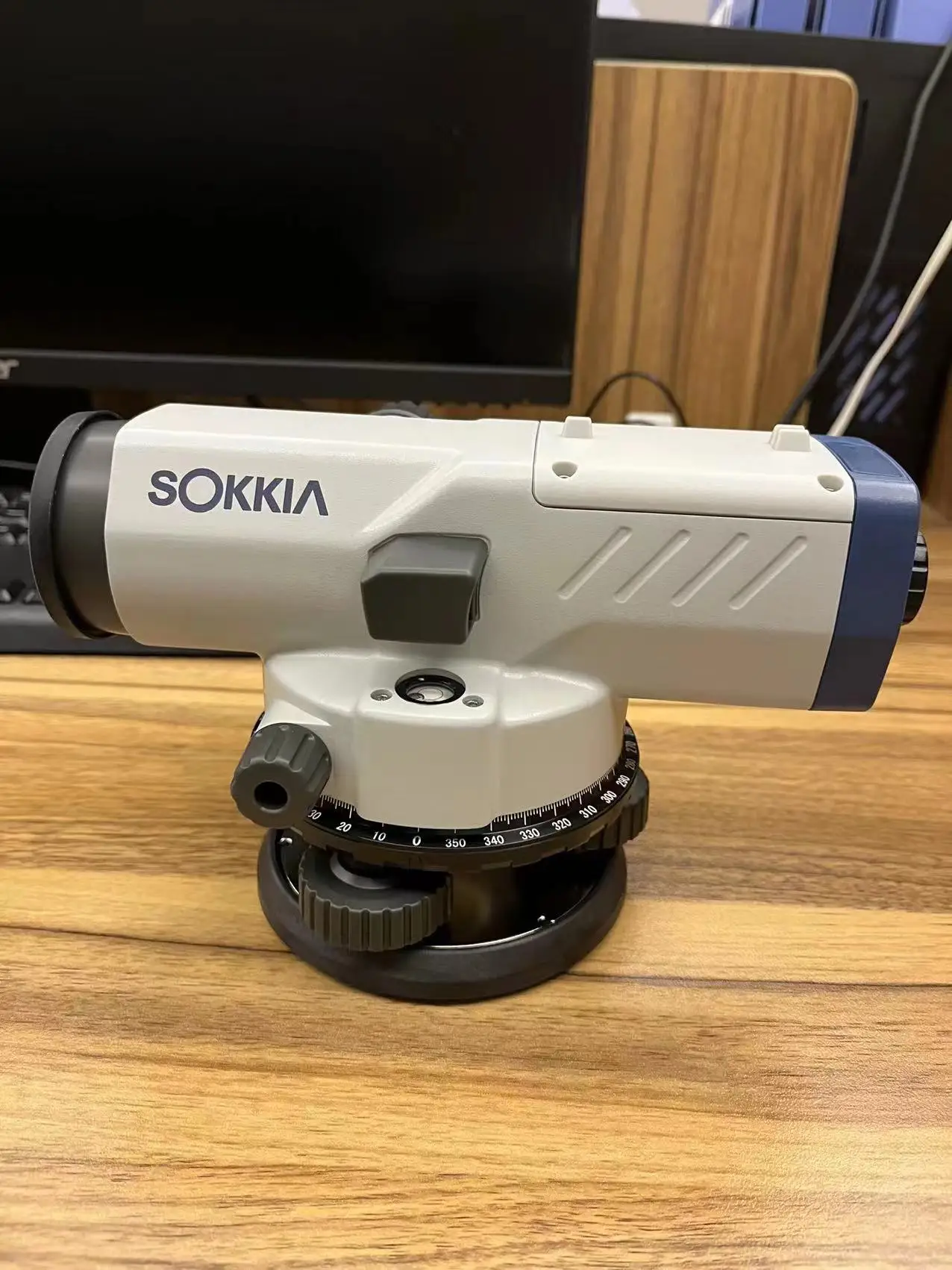 Sokkia B40A Auto Level - Precision Land Surveying Tool