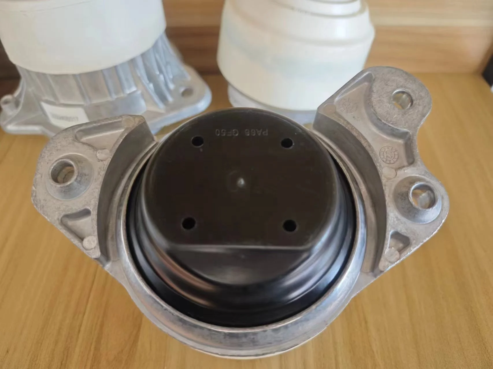 Engine Motor Bracket Suitable For Mercedes-benz C200 E350 E400 C350 ...