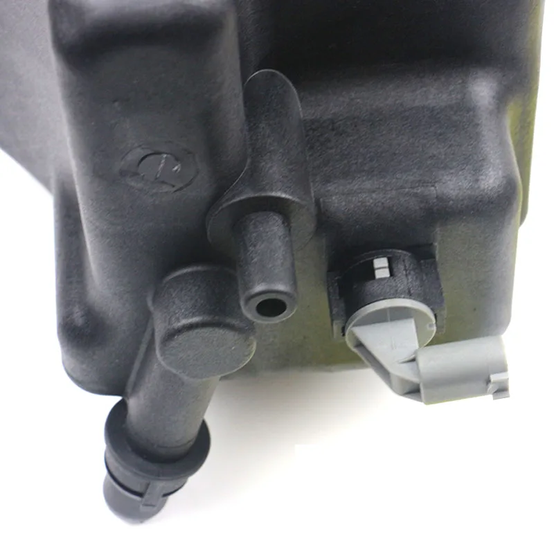 Auto Parts Expansion Coolant Water tank OEM 17137501959 for LAND ROVER ...