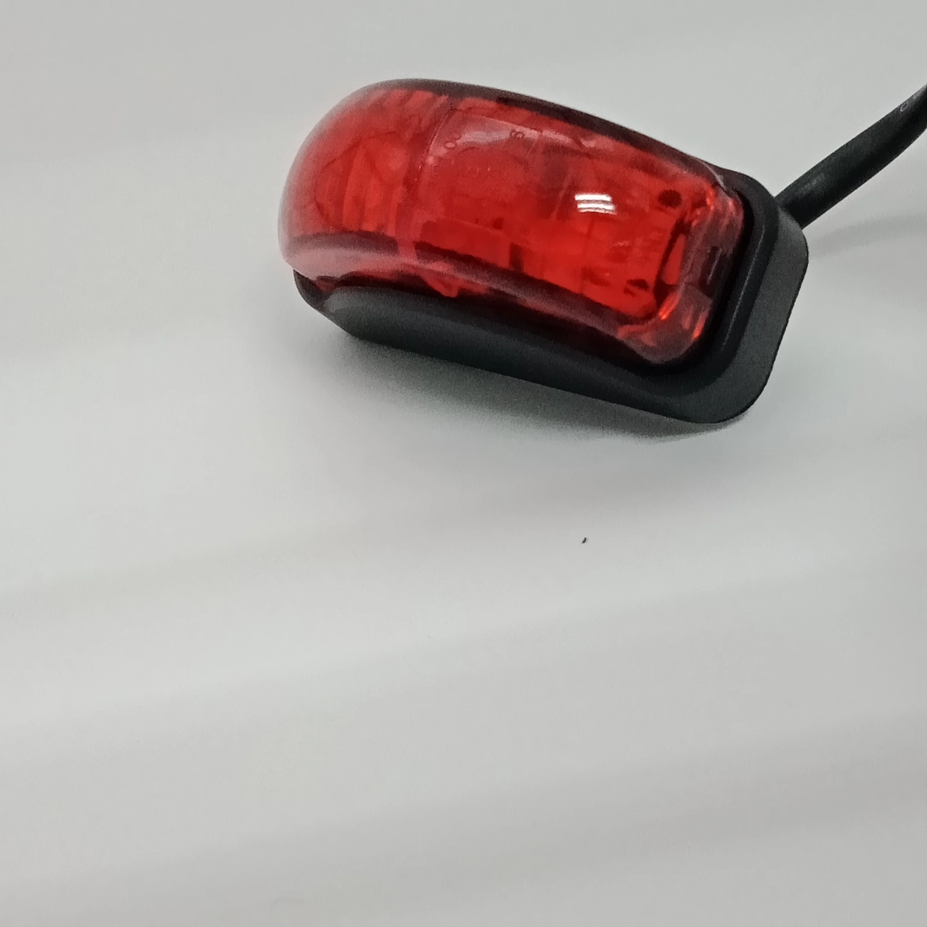 LT525 Emark &ADR LED Side Marker Light for Truck Safety