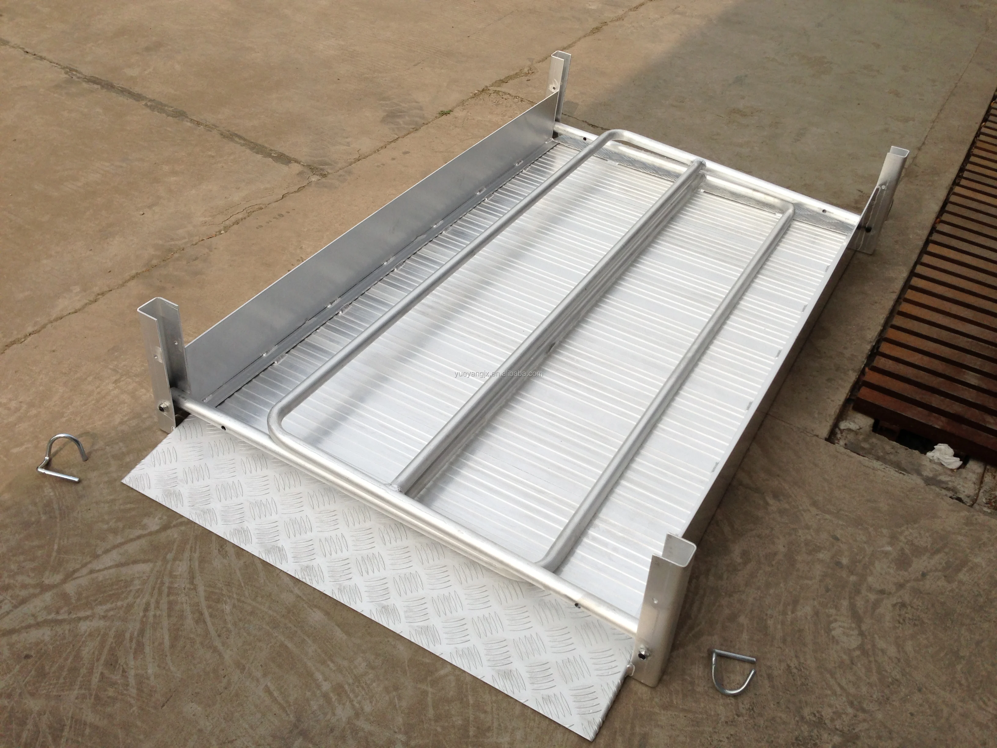 High Strength Aluminium Gangway with Ramp and Handrail