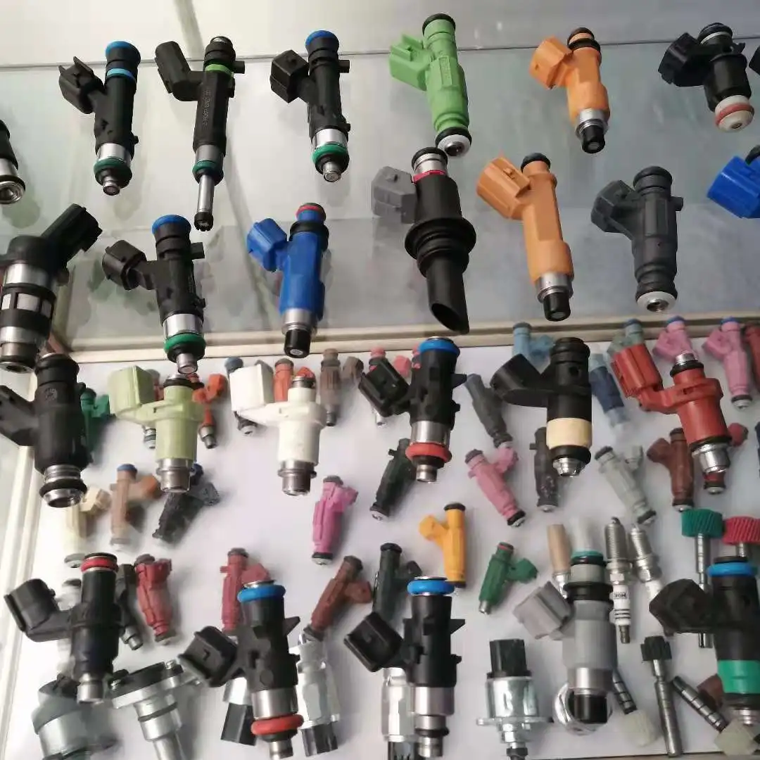 Auto Engine Part Fast Delivery Fuel Injector 1571062l00000 15710-62l00 ...