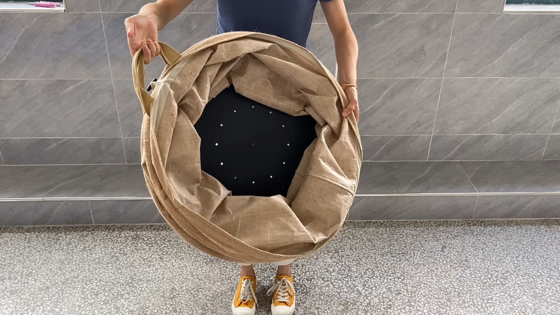 Collapsible Hard Base Leaf Collect Bag Recyclable Garden Jute Pop-up ...