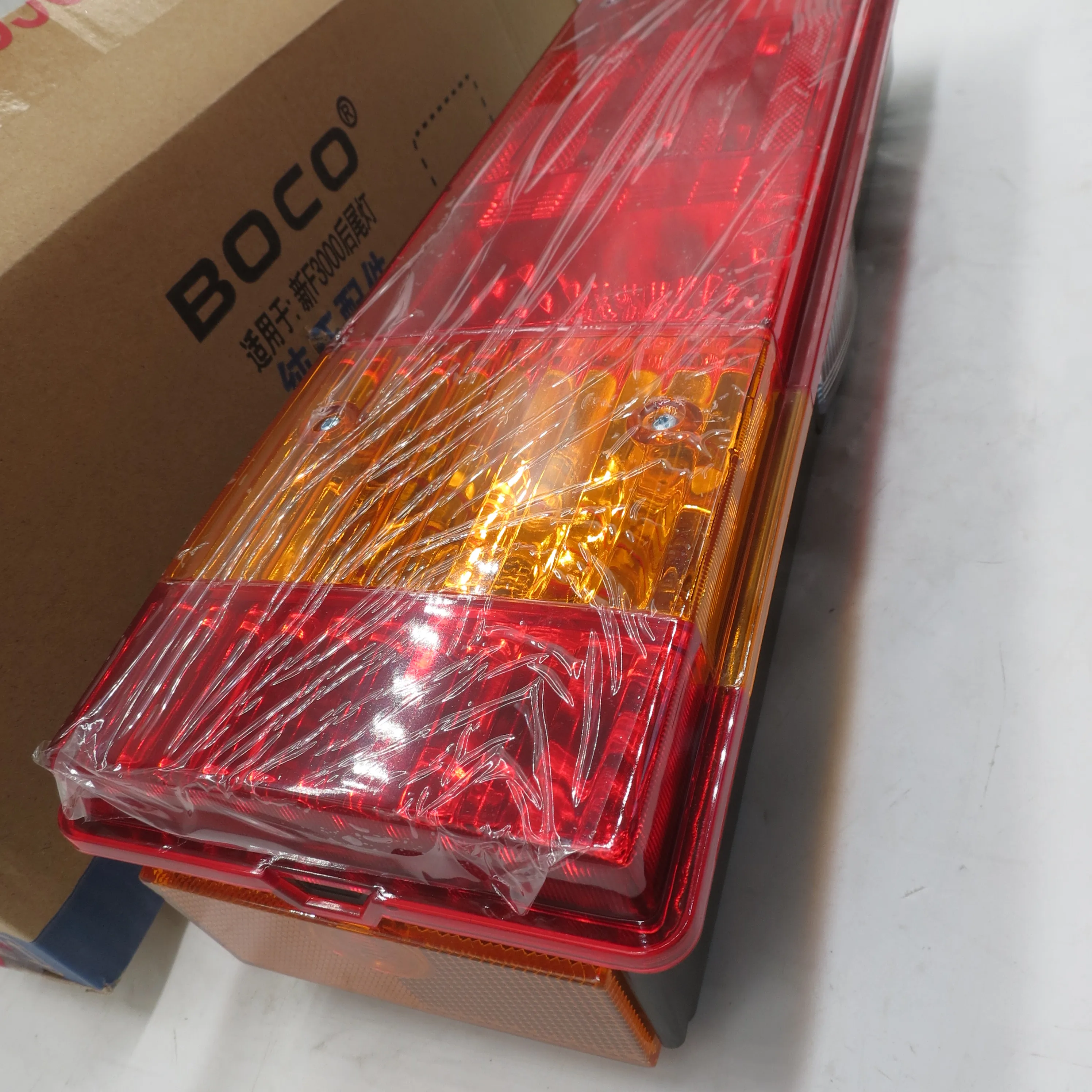 트럭 및 자동차 자동차 부품 F3000 후방 테일 라이트 81252256465 후방 테일 램프 81.25225.6465 ...