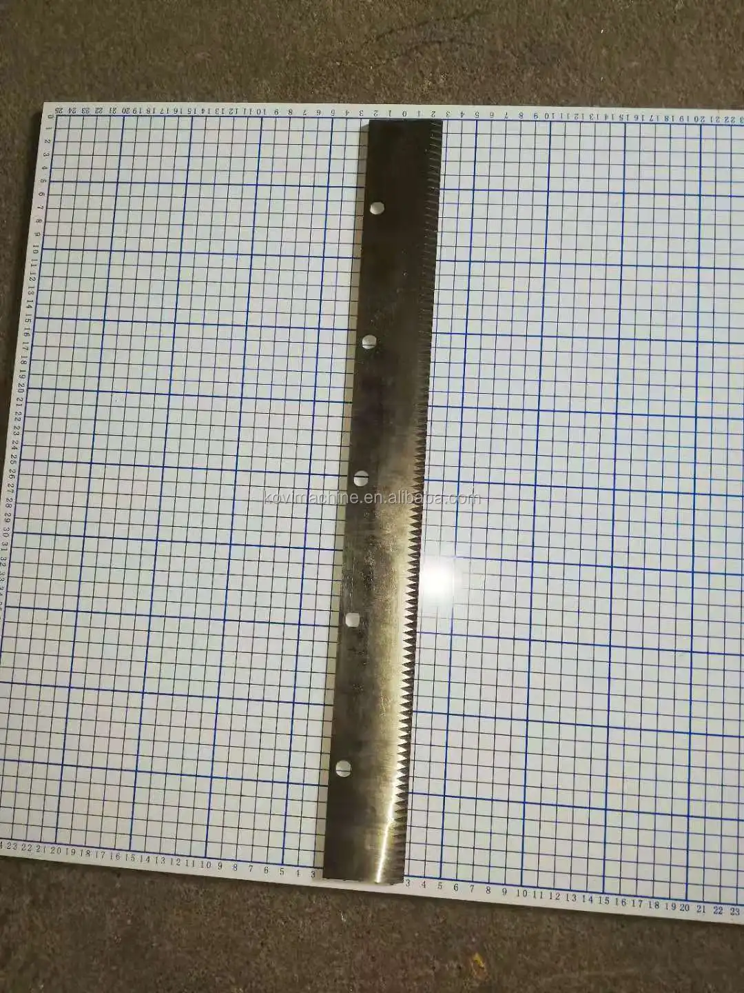 Zigzag Fabric Cutter - Precision Textile Sample Cutting