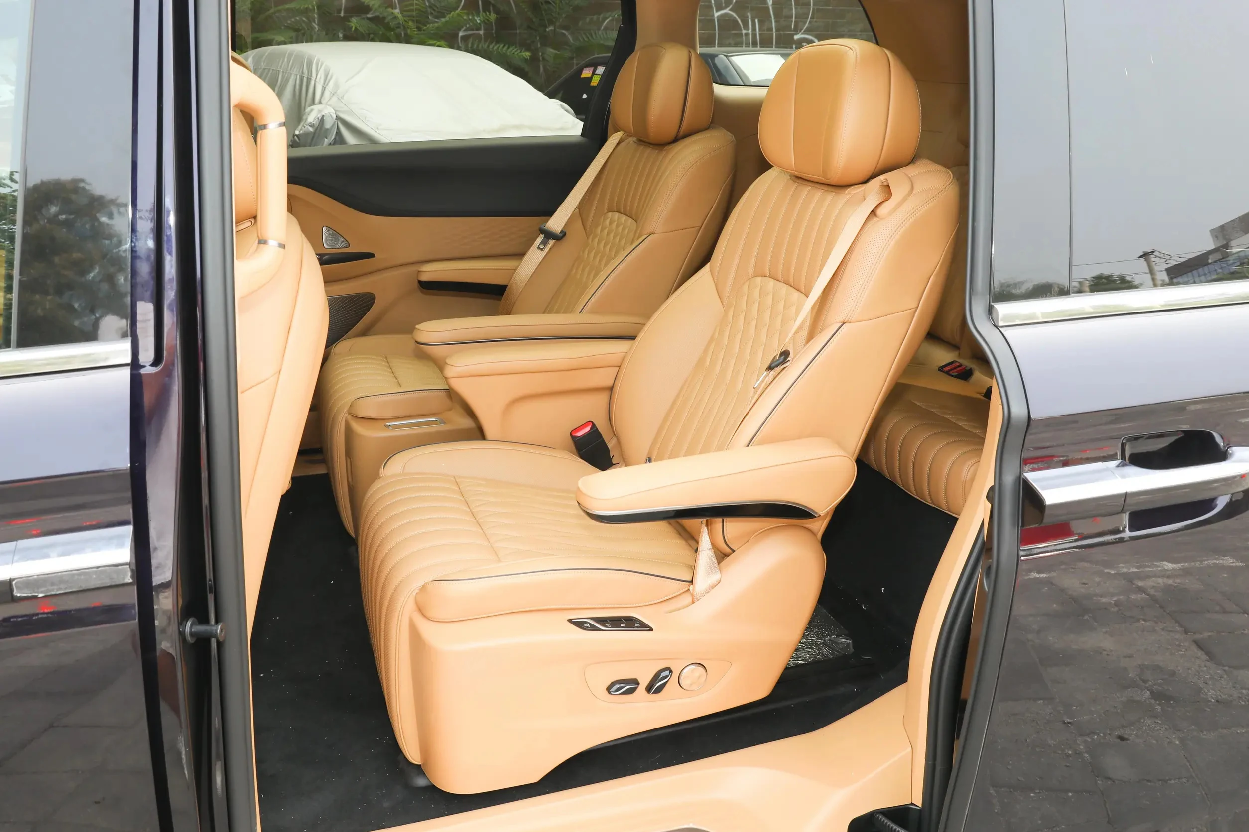 7-seat Mpv Hybrid Electric Vehicle Lantu 2024 Mpv Extended Ultra-long Life Smart Driving Version ...