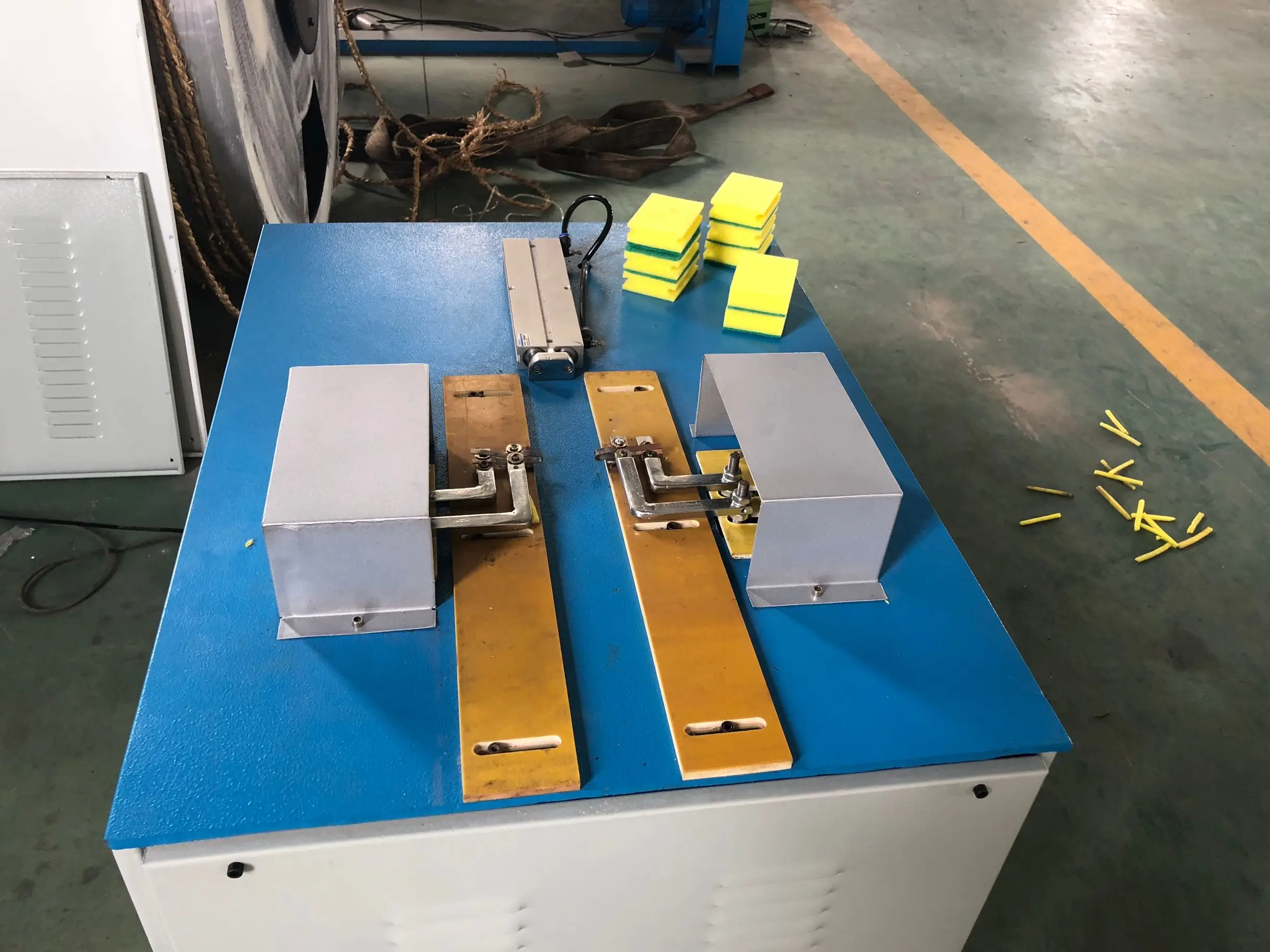 Kitchen Sponge Grooving Cutting Machine For Dish Washer - Buy Kitchen ...