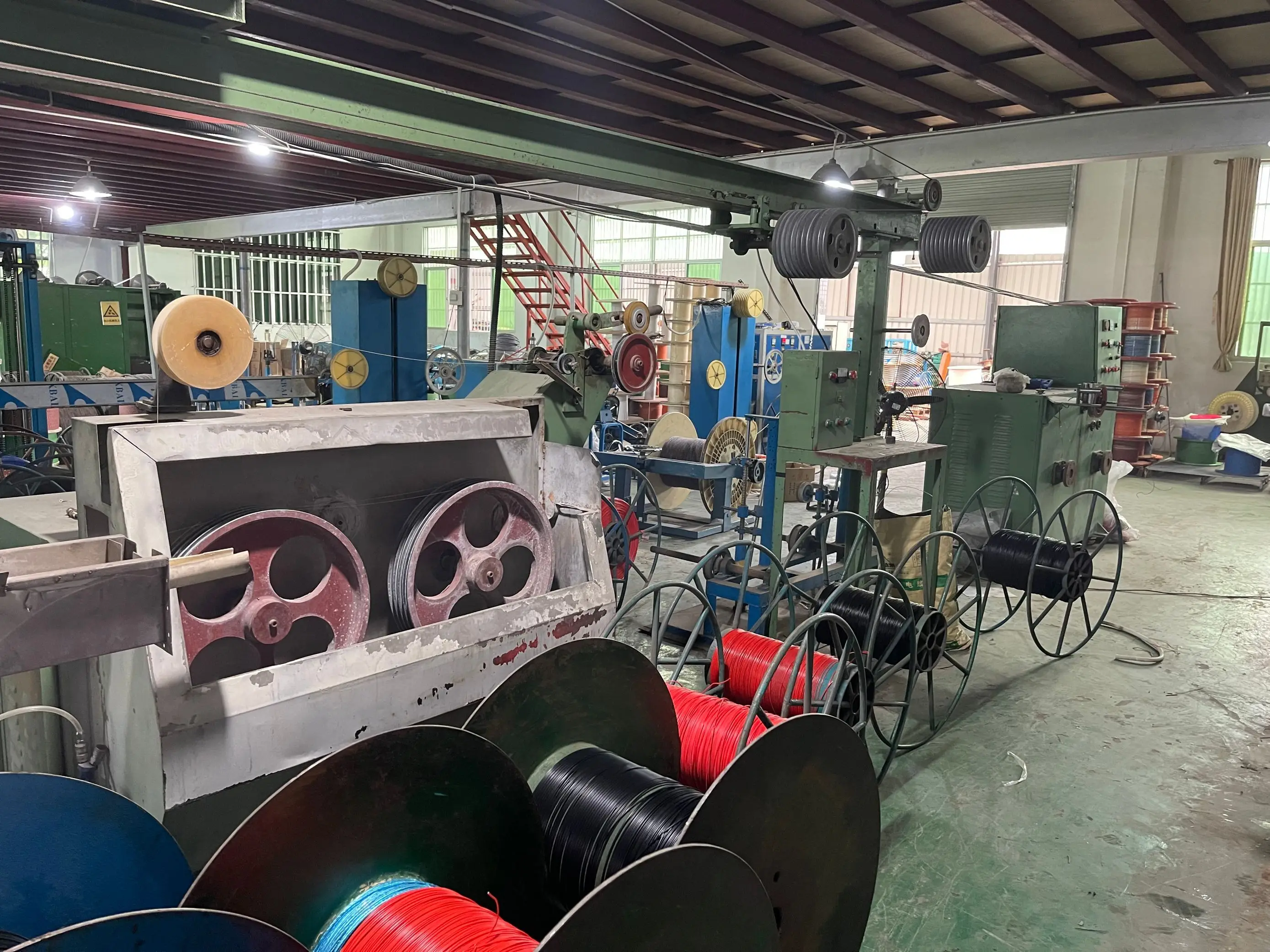 Used 70/90 Cable Jacket Machine Extruding Line for Wire Jacket of Lan ...