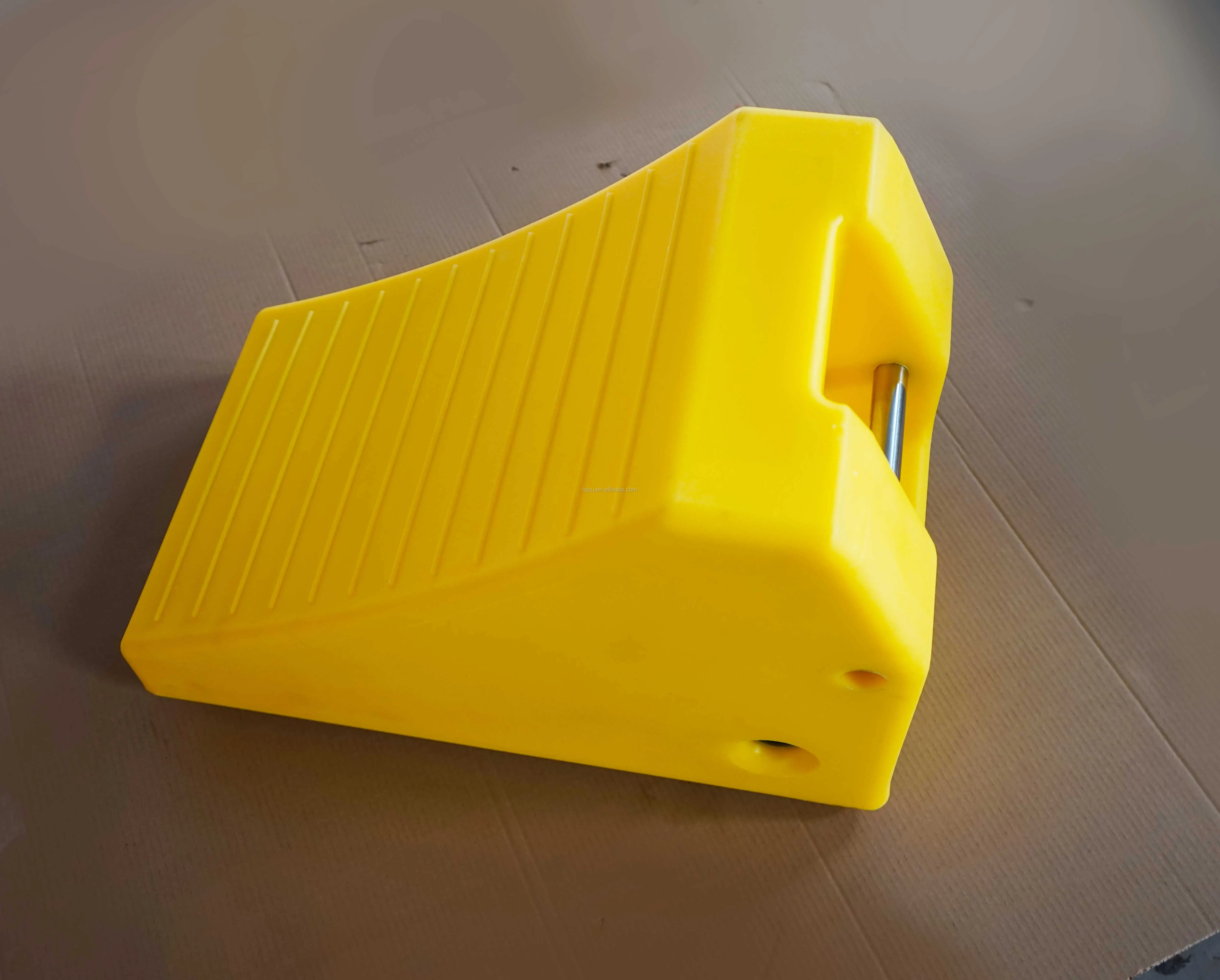 Heavy Duty Urethane Wheel Chocks 400 Tons Truck Safety Wedge - Buy ...