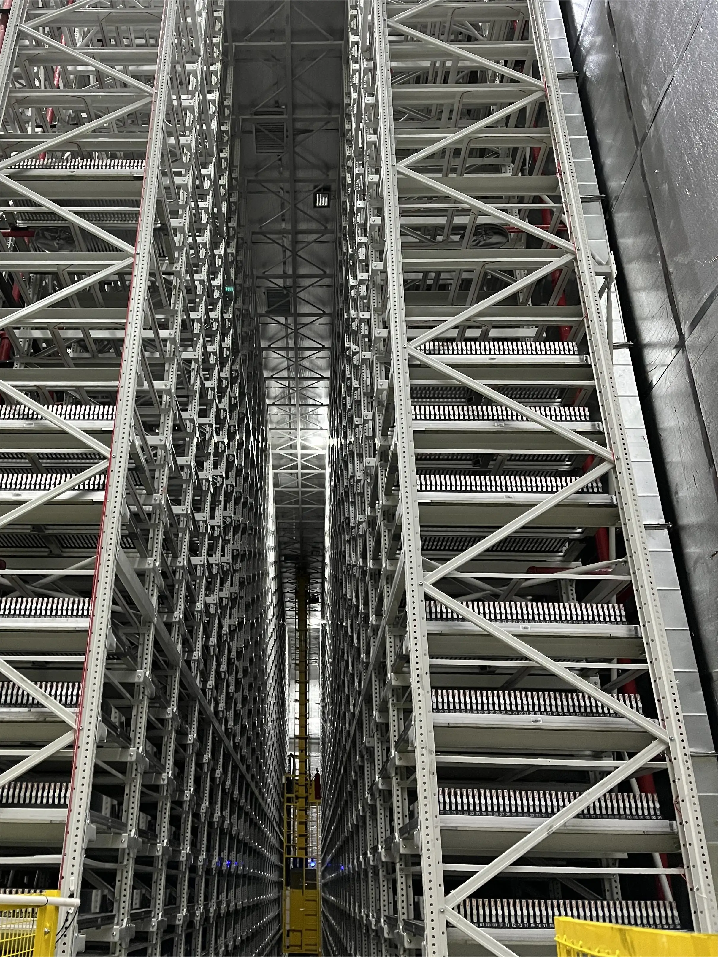 Automated Warehouse Integrated With Manufacturing Automated ...