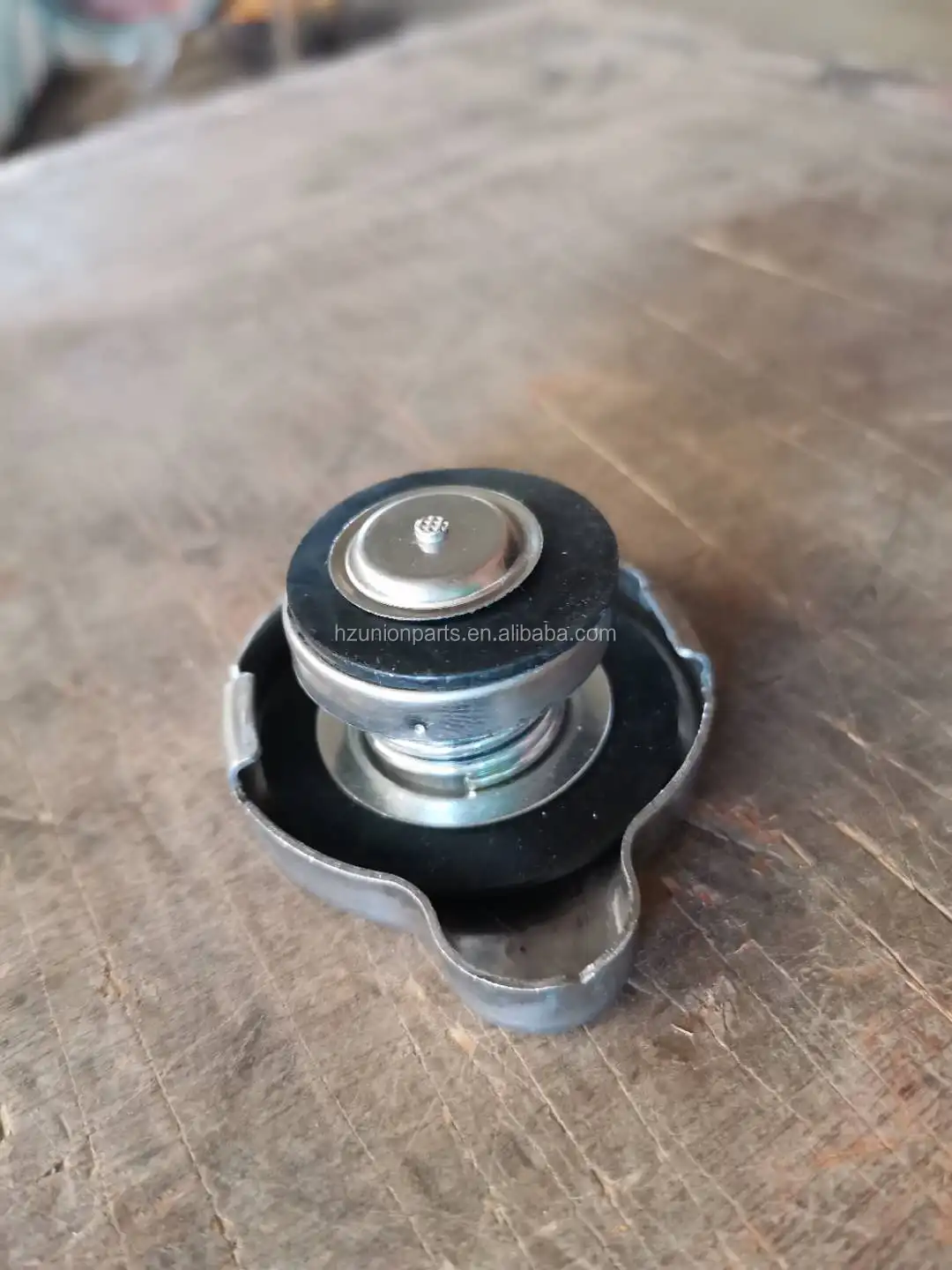 MOBESSATAR 25330-17000 - High Quality Radiator Cap for Hyundai