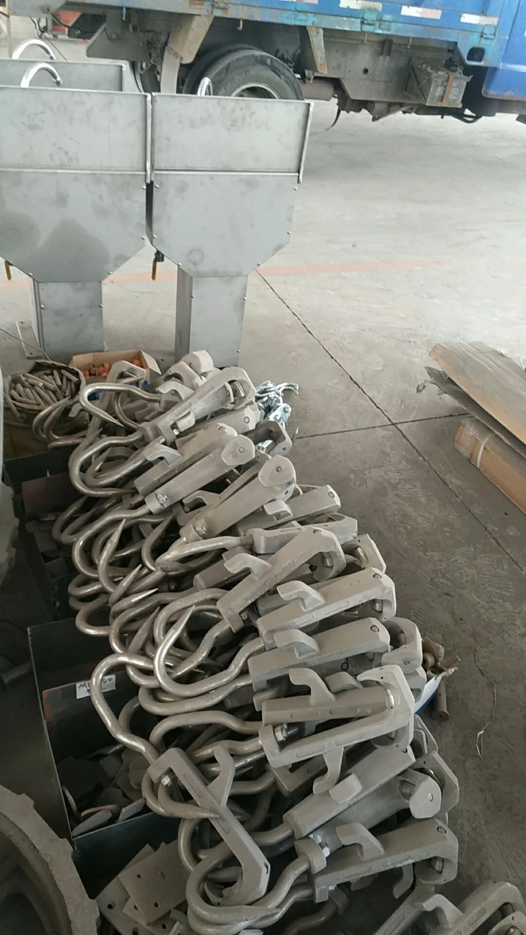 Slaughterhouse Abattoir Hooks Rolling Meat Hanger - Buy Slaughterhouse ...