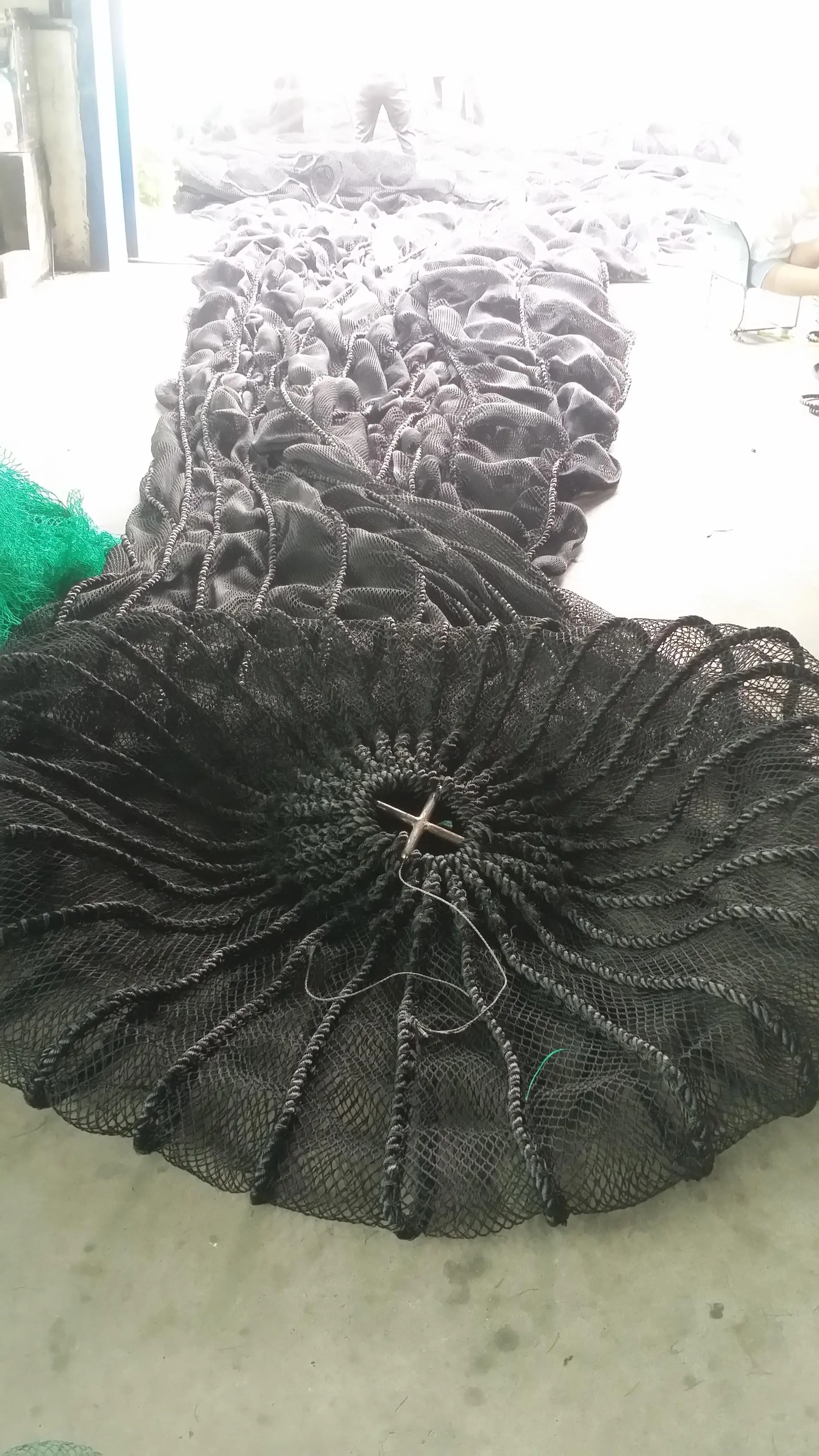 Aquaculture Fish Farming Net Cage System - Durable & Customizable