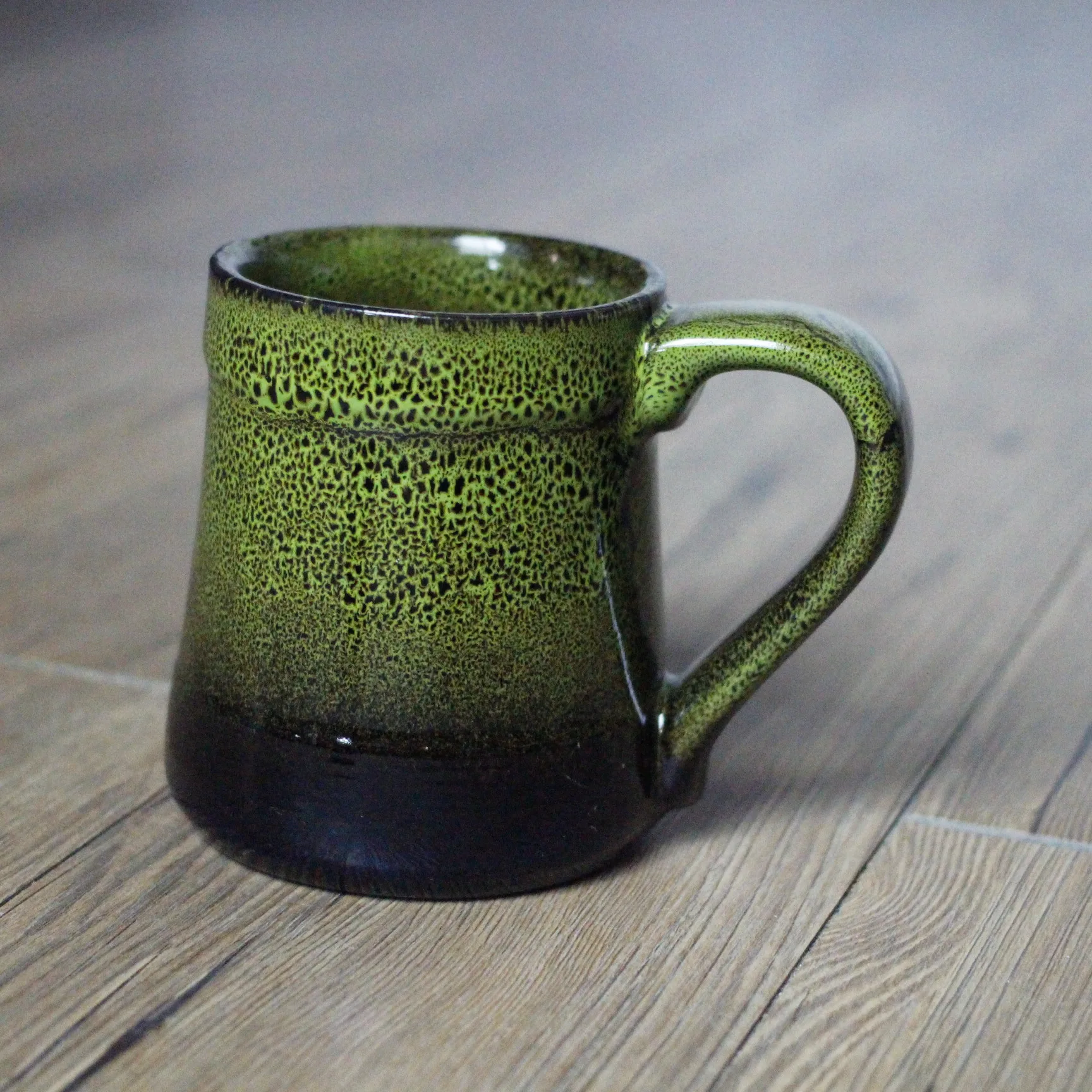 Custom Ceramic Beer Mugs with Embossed Logo - 20oz Capacity