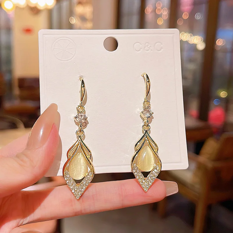 High Quality Light Luxury Niche Long Fringe Cat's Eye Diamond Earrings ...