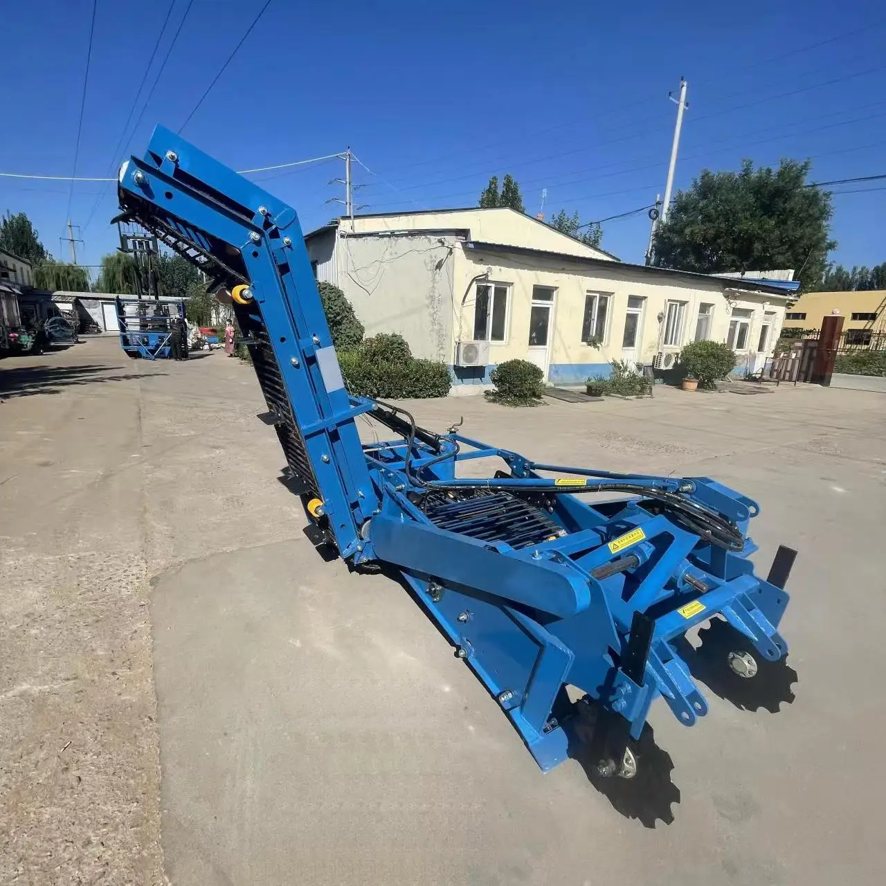 High-horsepower Tractor Operated Automatic Combine Picker Potato Onion ...