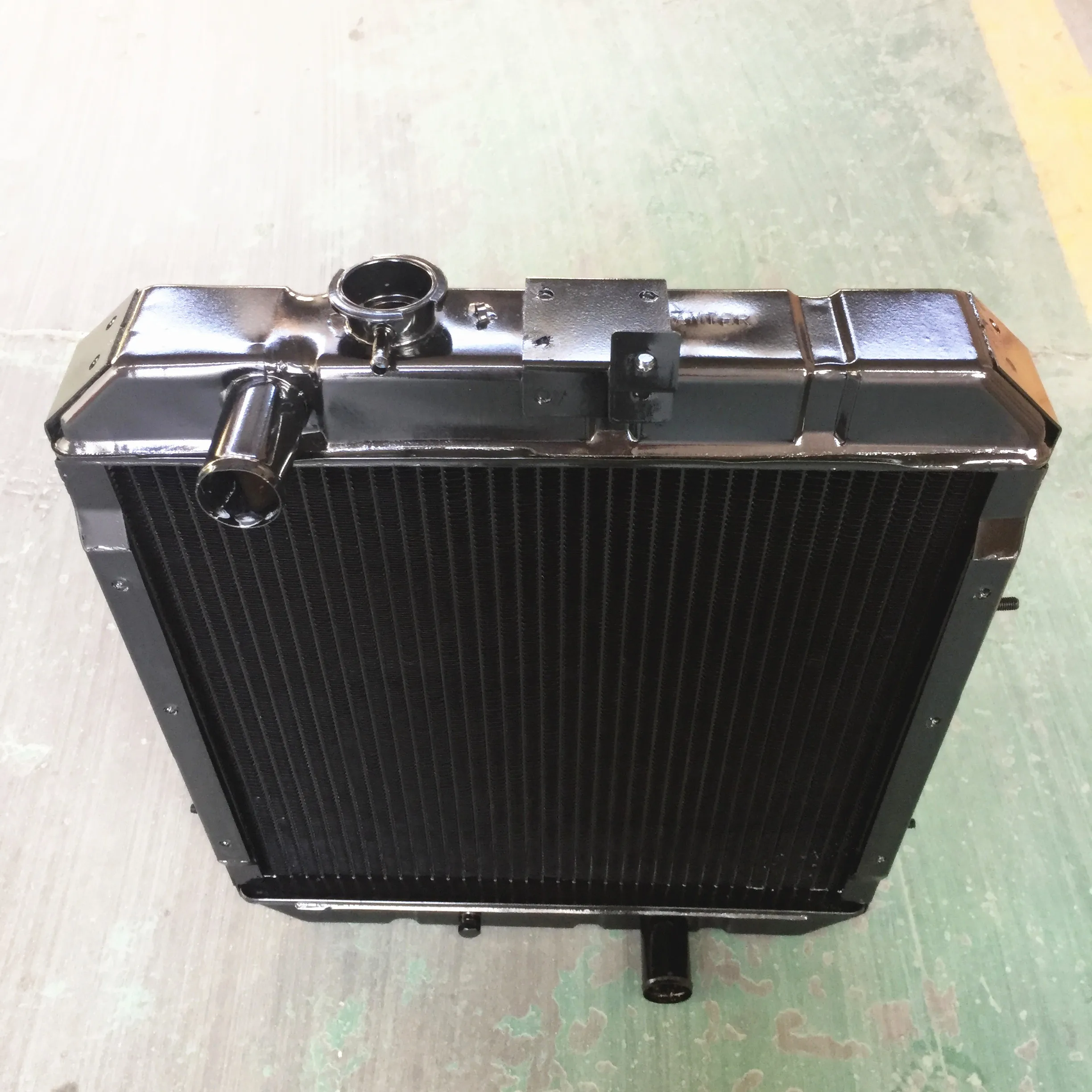 MB390015 Fuso Canter 4D31 Truck Radiator - Quality & Durability