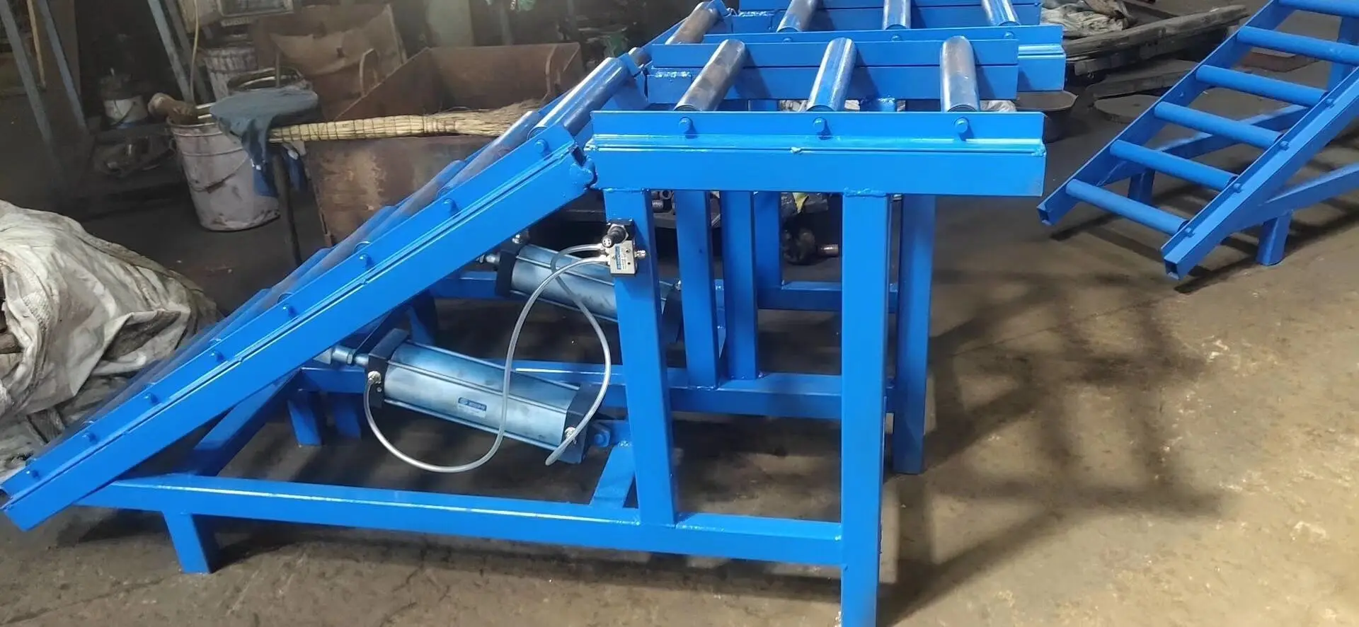 YSM Hydraulic Track Press Machines - 100T, 200T, 300T